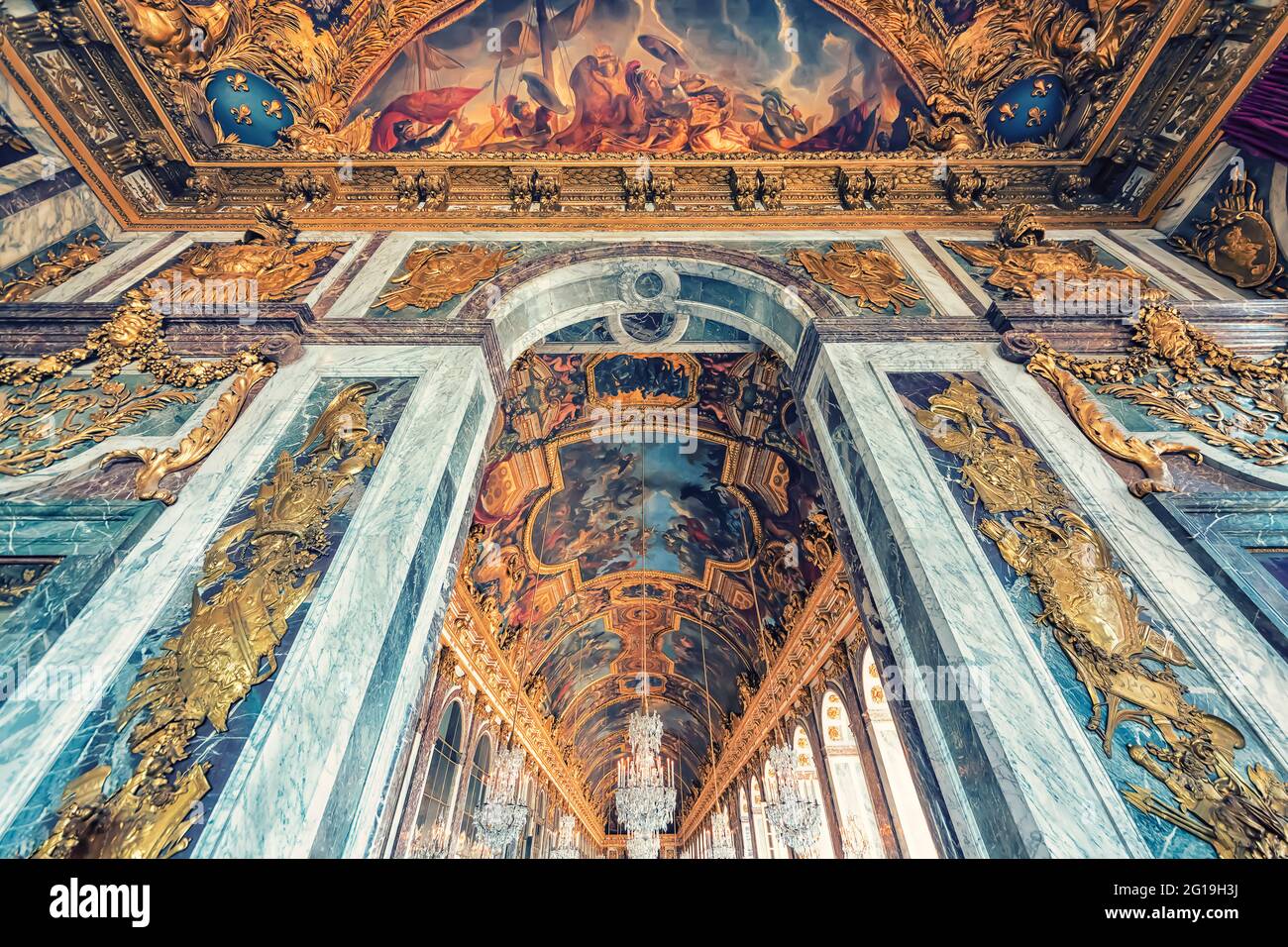 Palace of versailles architecture hi-res stock photography and images ...