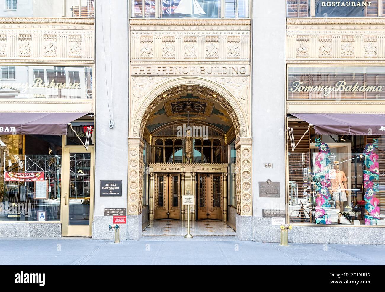 The french building hi-res stock photography and images - Alamy