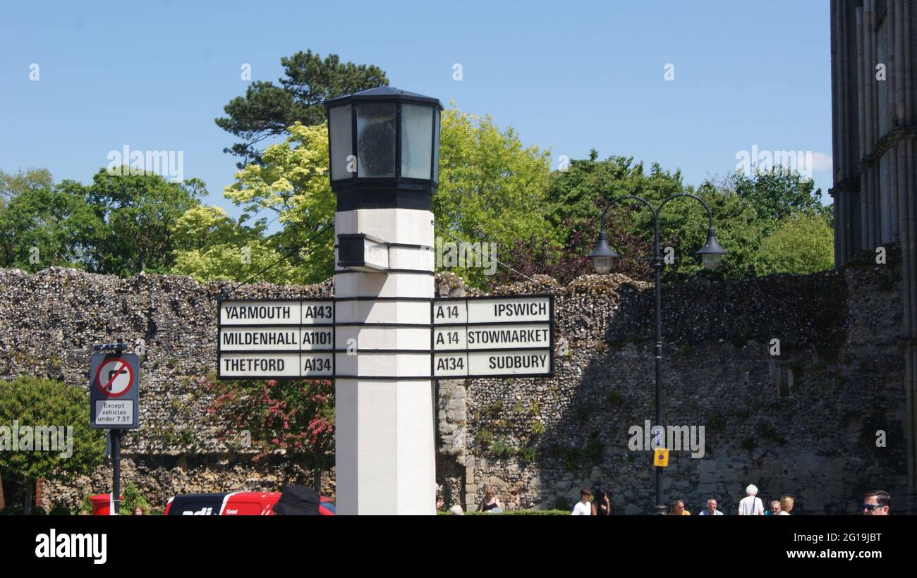 Rusted signpost hi-res stock photography and images - Alamy