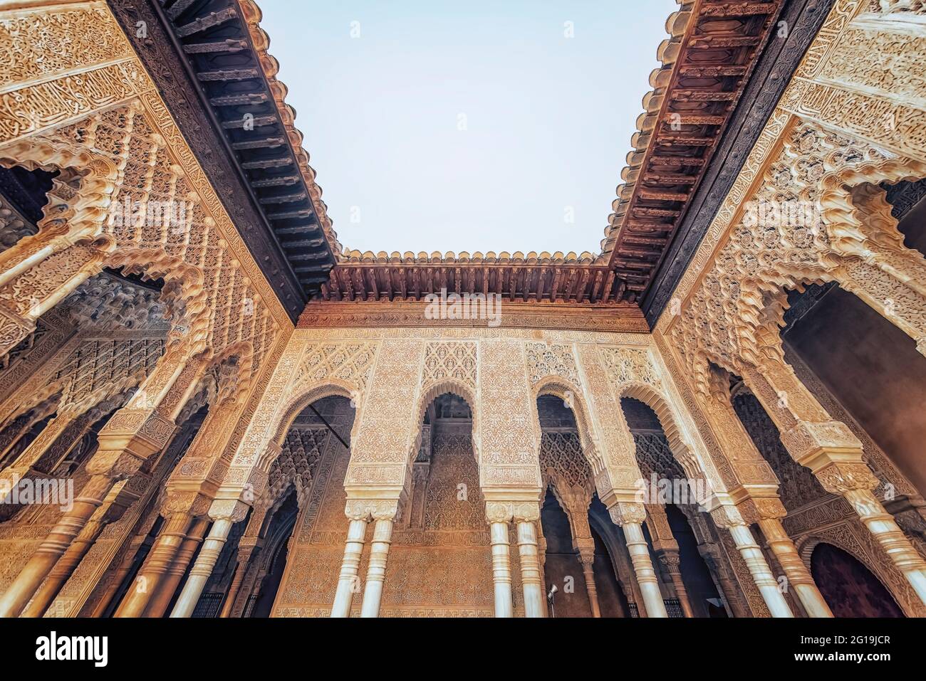 Granada moorish architecture hi-res stock photography and images - Alamy