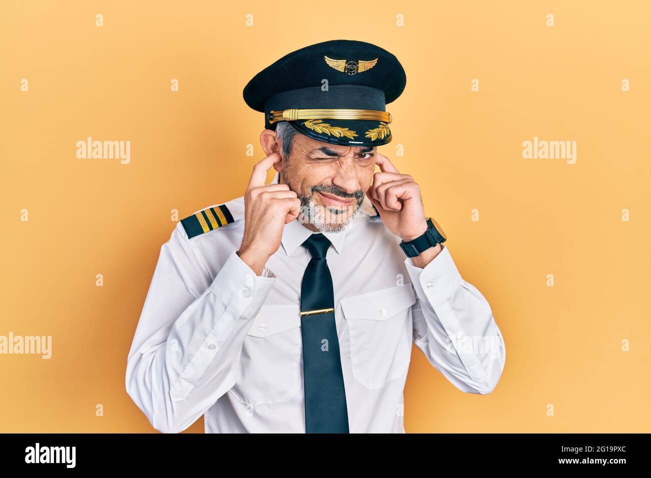 Ear pain plane hi-res stock photography and images - Alamy