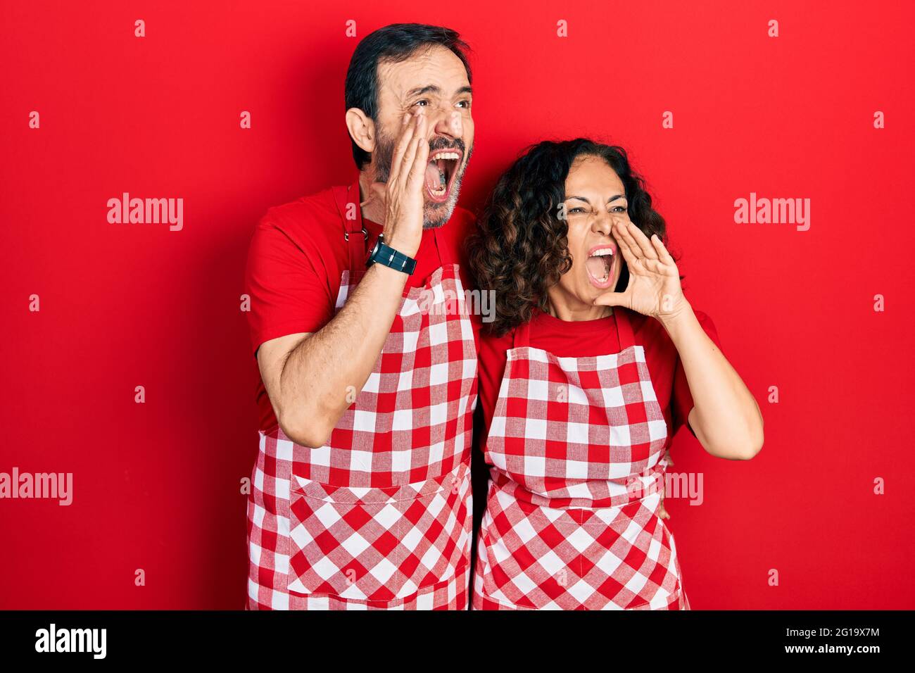 Woman yelling at man restaurant hi-res stock photography and images - Alamy