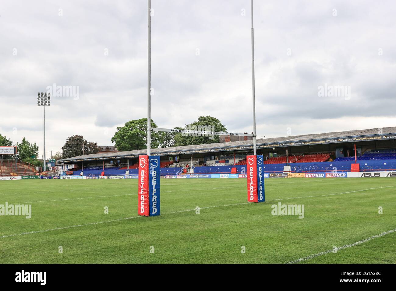 Wakefield trinity v leigh centurions hi-res stock photography and ...