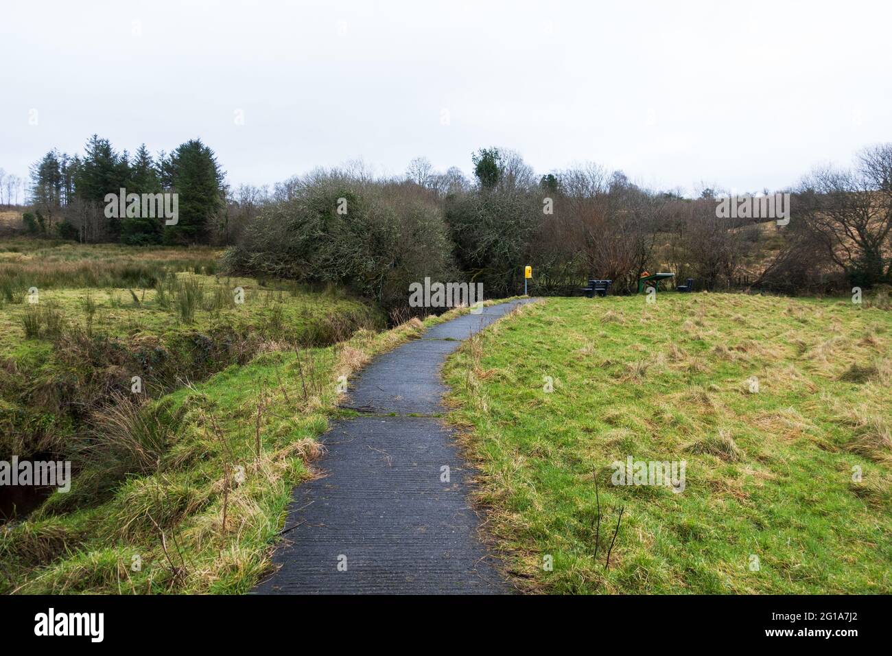 6 way hi-res stock photography and images - Alamy