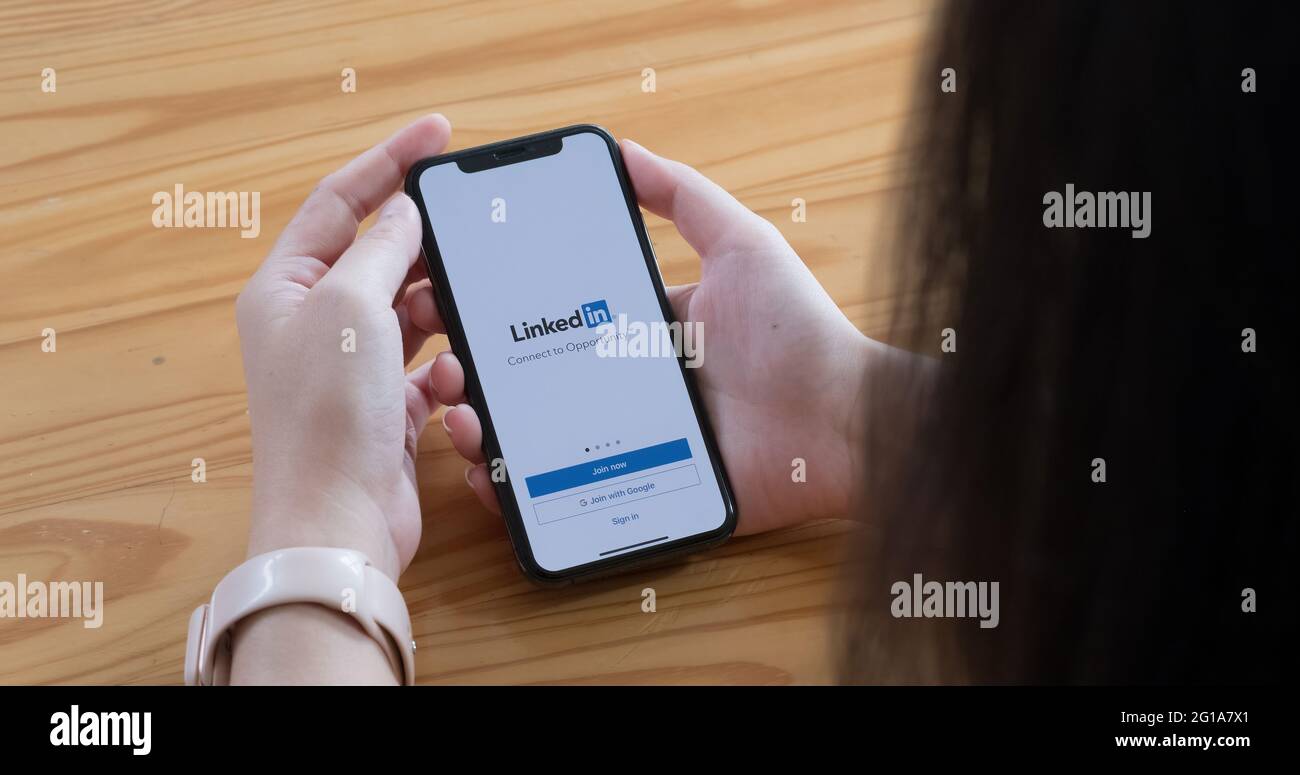 Linkedin logo website High Resolution Stock Photography and Images - Alamy