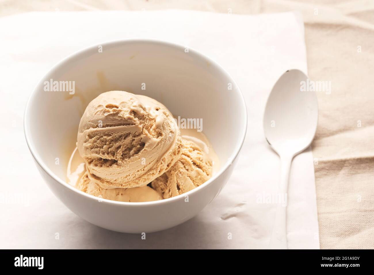 Scoops coffee ice cream hi-res stock photography and images - Alamy