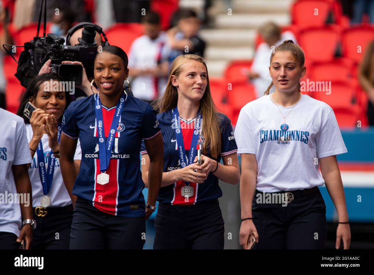Grace Geyoro of Paris Saint Germain, Jade Le Guilly of Paris Saint ...