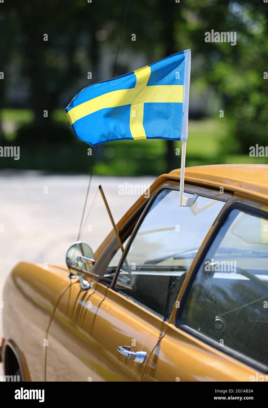 Someone who is out driving through the Östergötland landscape and ...