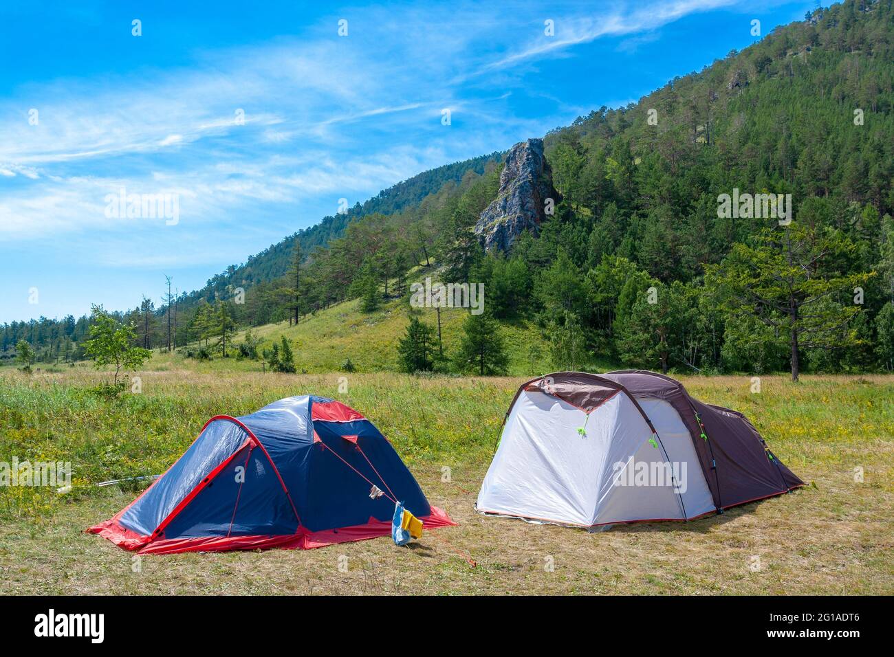 Open tents hi-res stock photography and images - Alamy