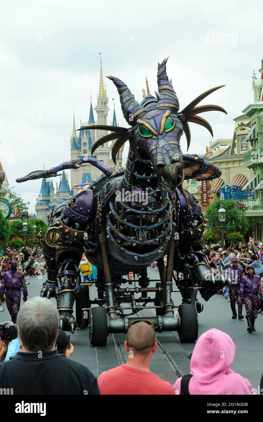 Mechanical Dragon in Festival of Fantasy Parade, Magic Kingdom Park ...