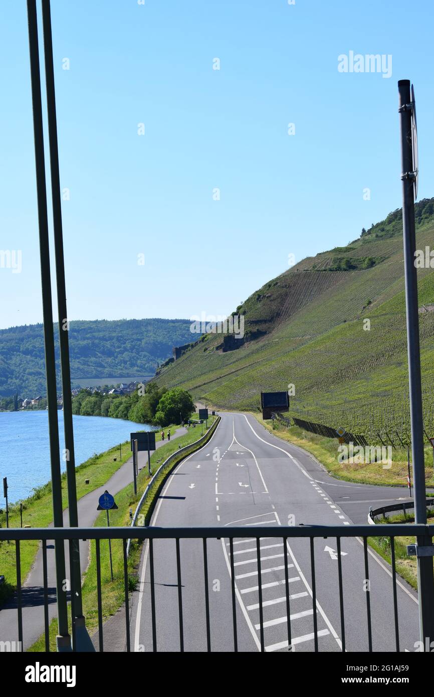 Mosel bridge Wehlen, Mosel valley Stock Photo - Alamy
