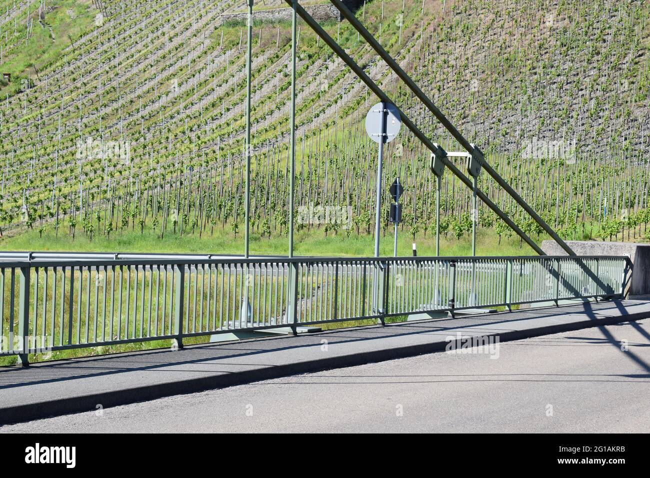 Mosel bridge Wehlen, Mosel valley Stock Photo - Alamy
