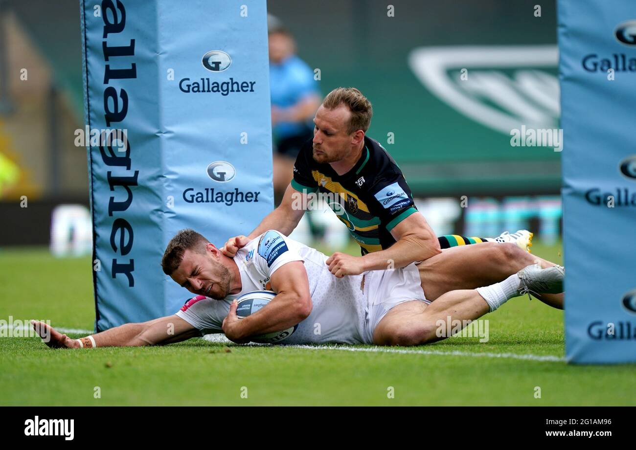 Exeter Chiefs' Ollie Devoto scores his side's fourth try of the game ...