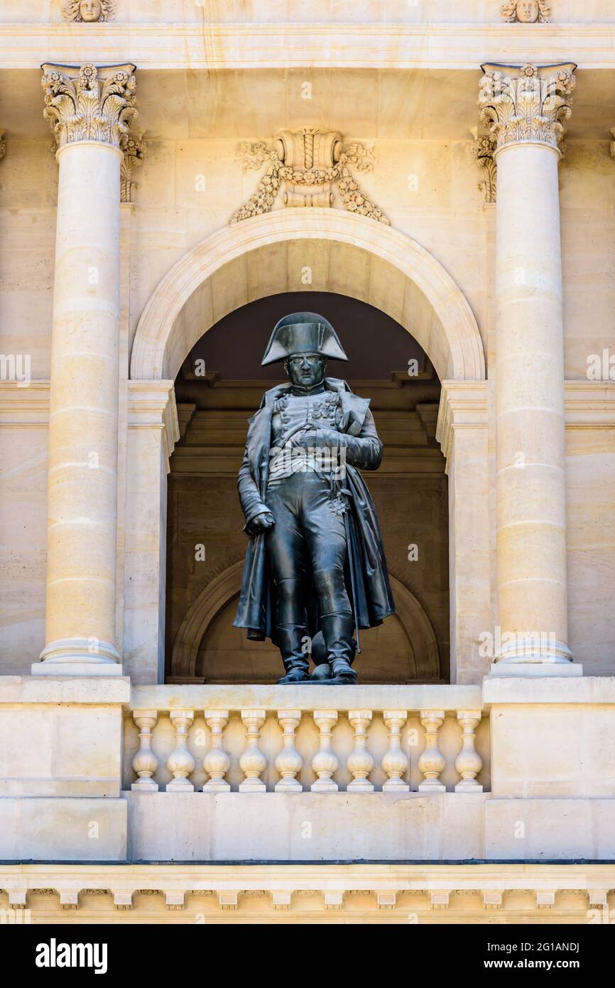 Bronze statue napoleon bonaparte bronze statue hi-res stock photography ...