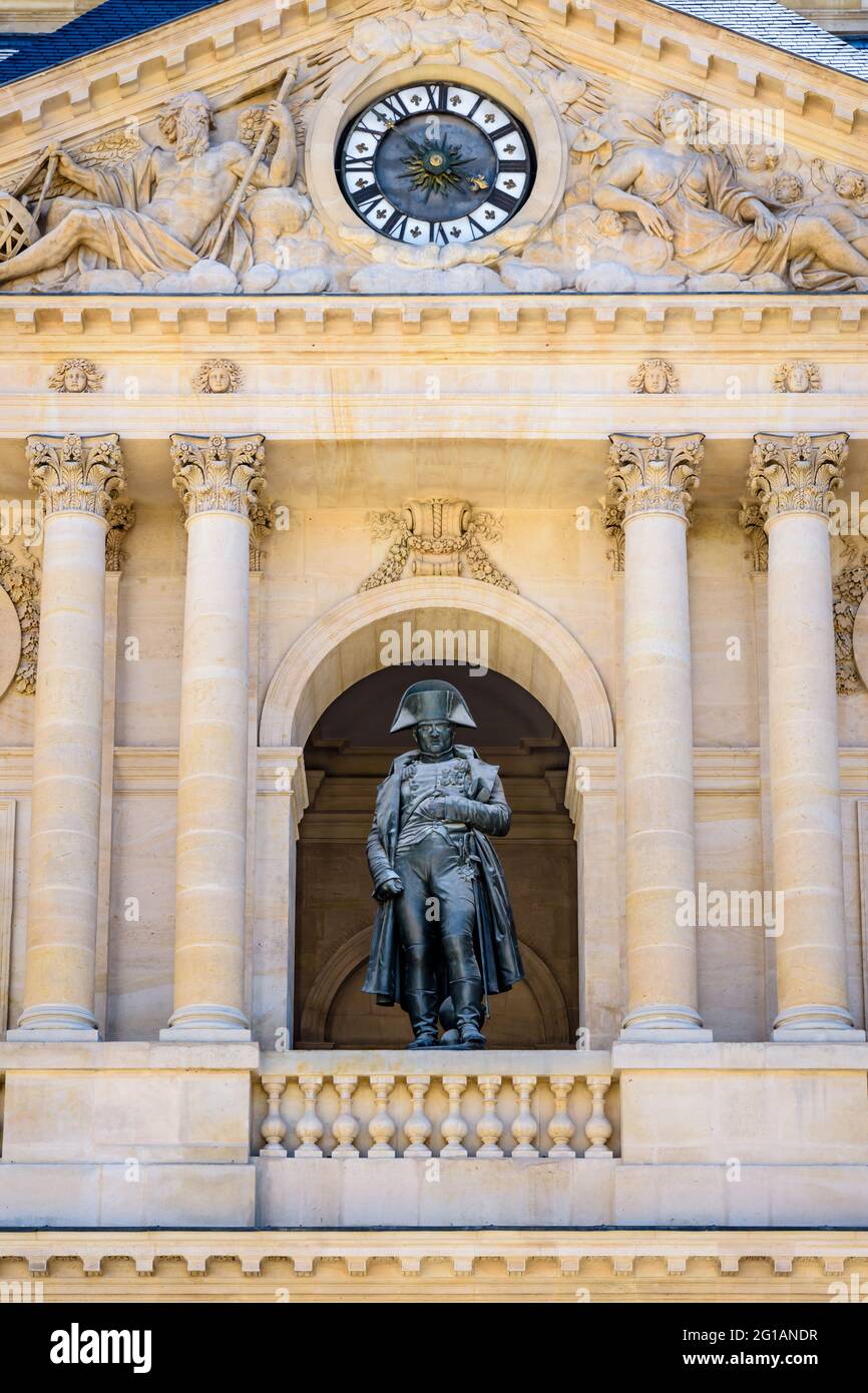 Front view of the statue of Napoleon Bonaparte on the balcony of the ...