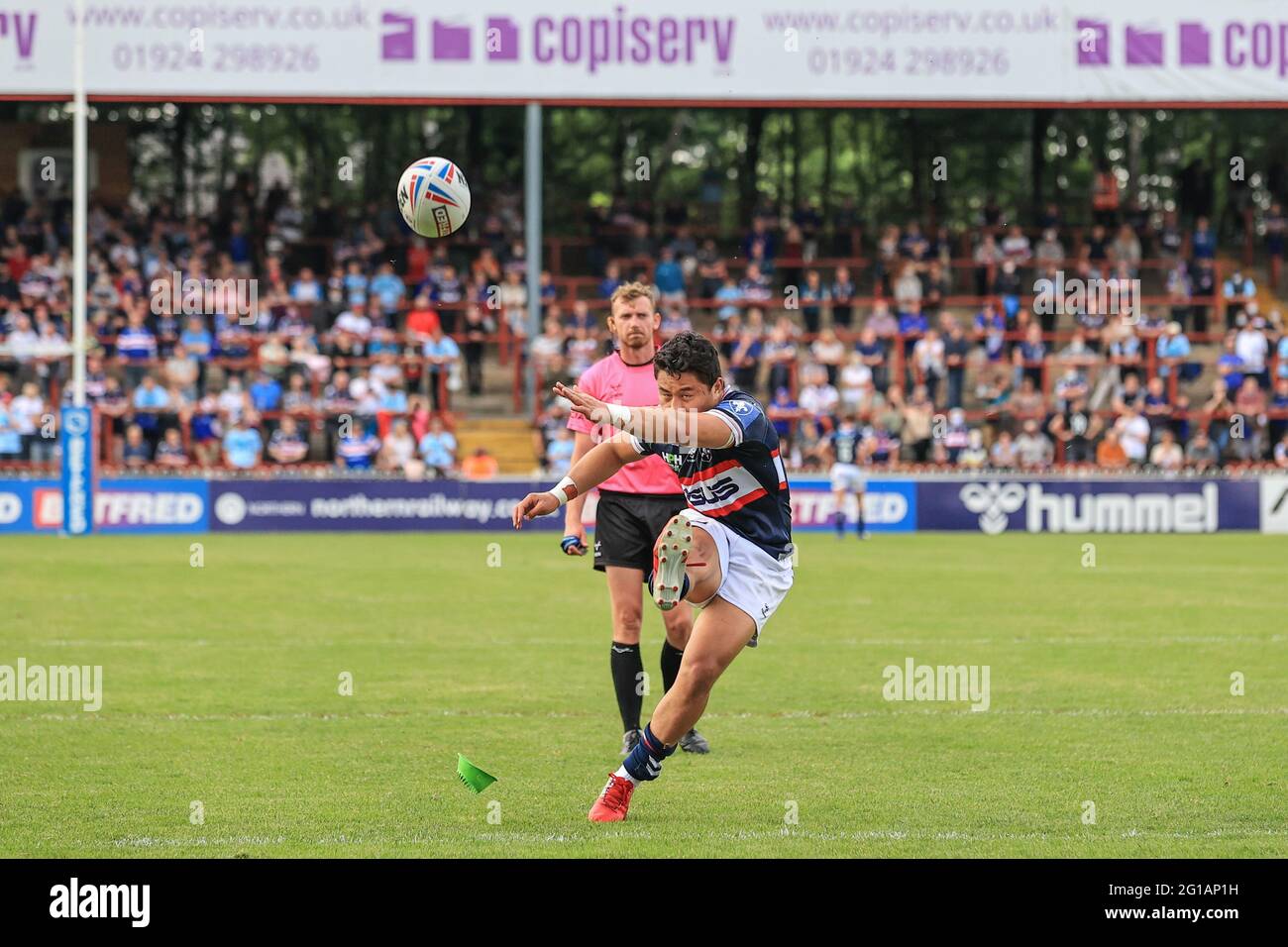 Wakefield, UK. 06th June, 2021. Mason Lino (7) of Wakefield Trinity ...