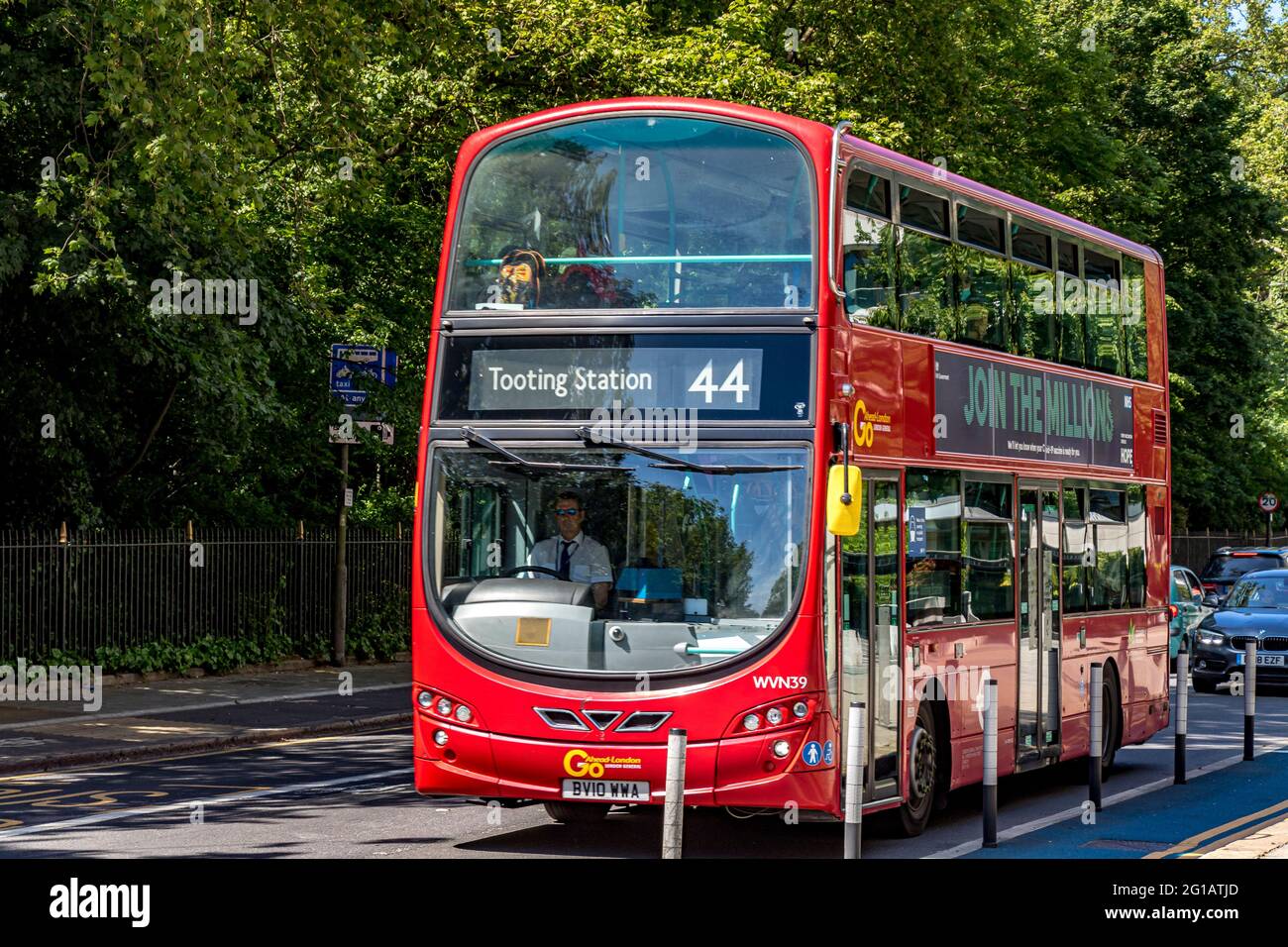 A number 44 Bus operated by London General on Queenstown Road ...