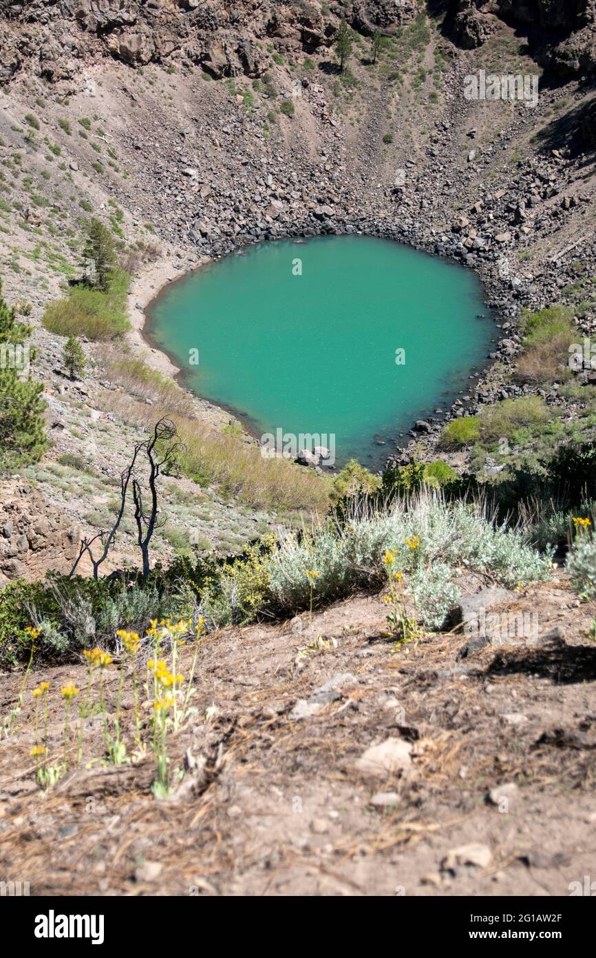 Explore mono craters hi-res stock photography and images - Alamy