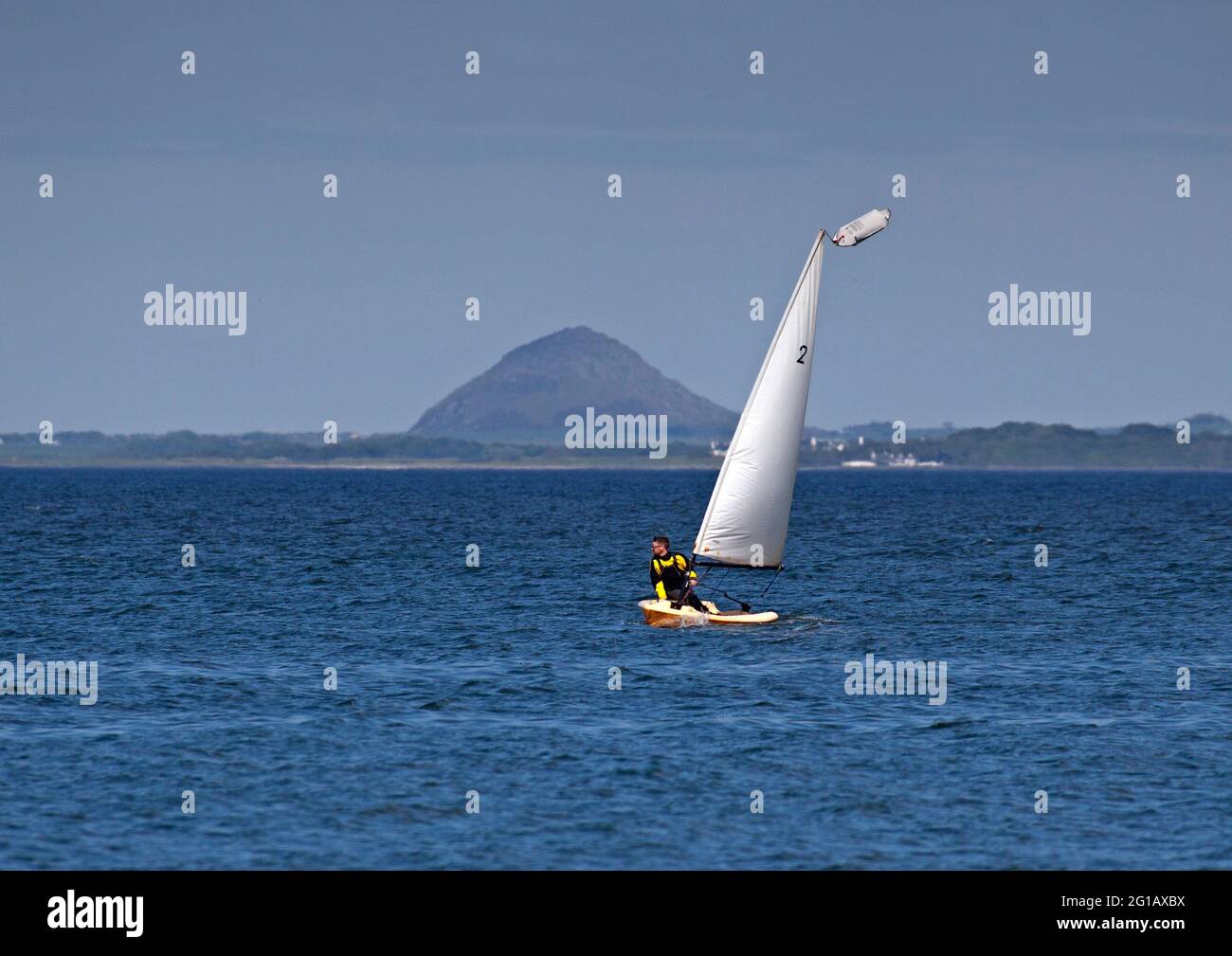 Dinghy sailing uk splash hi-res stock photography and images - Alamy
