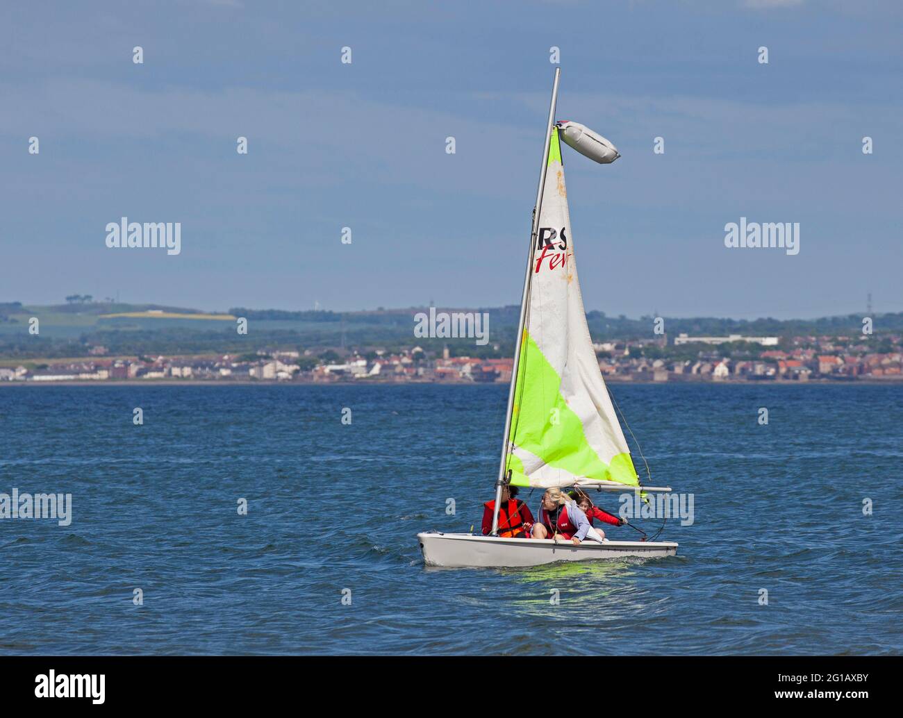 Dinghy sailing uk splash hi-res stock photography and images - Alamy