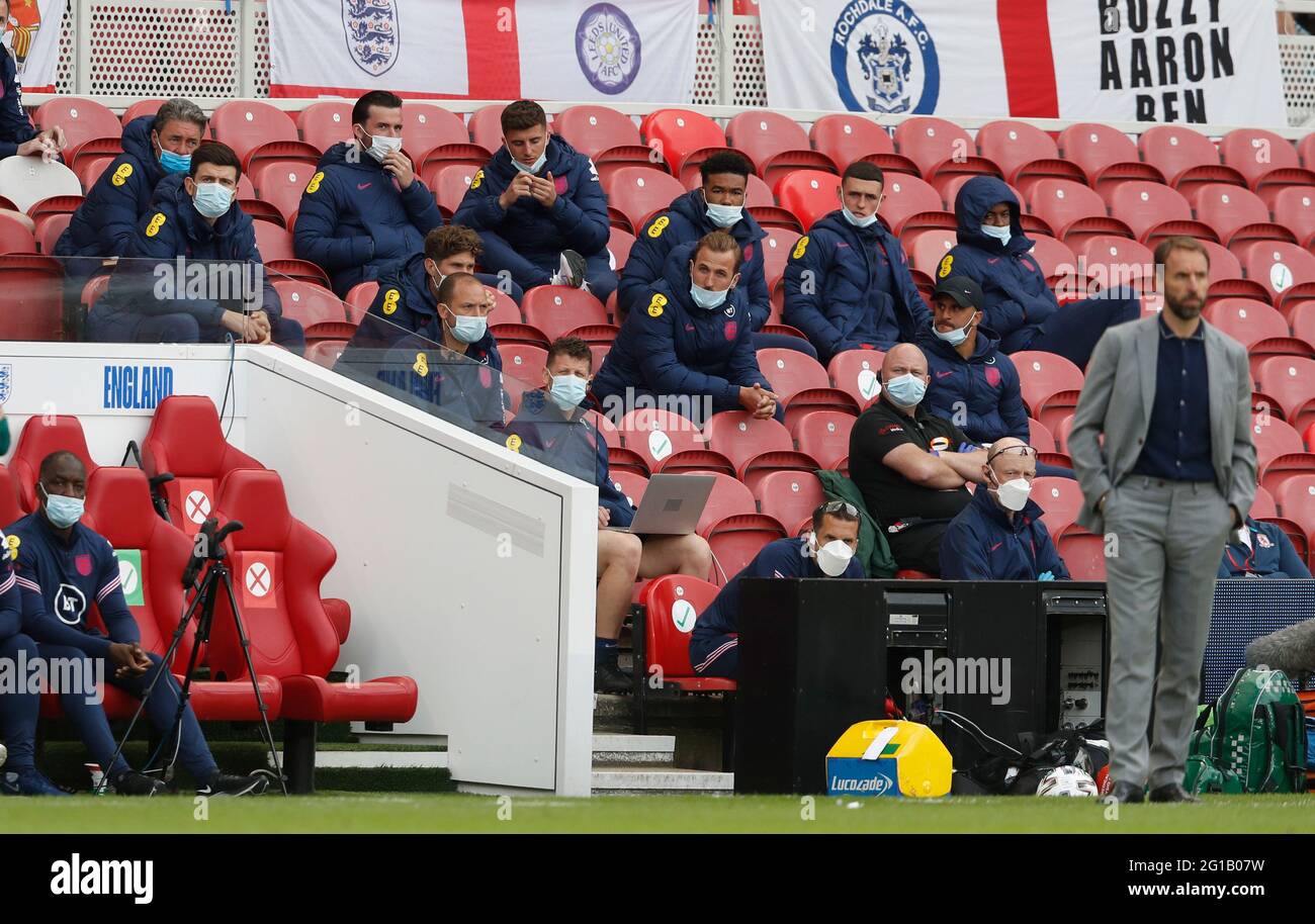 Team benches hi-res stock photography and images - Alamy
