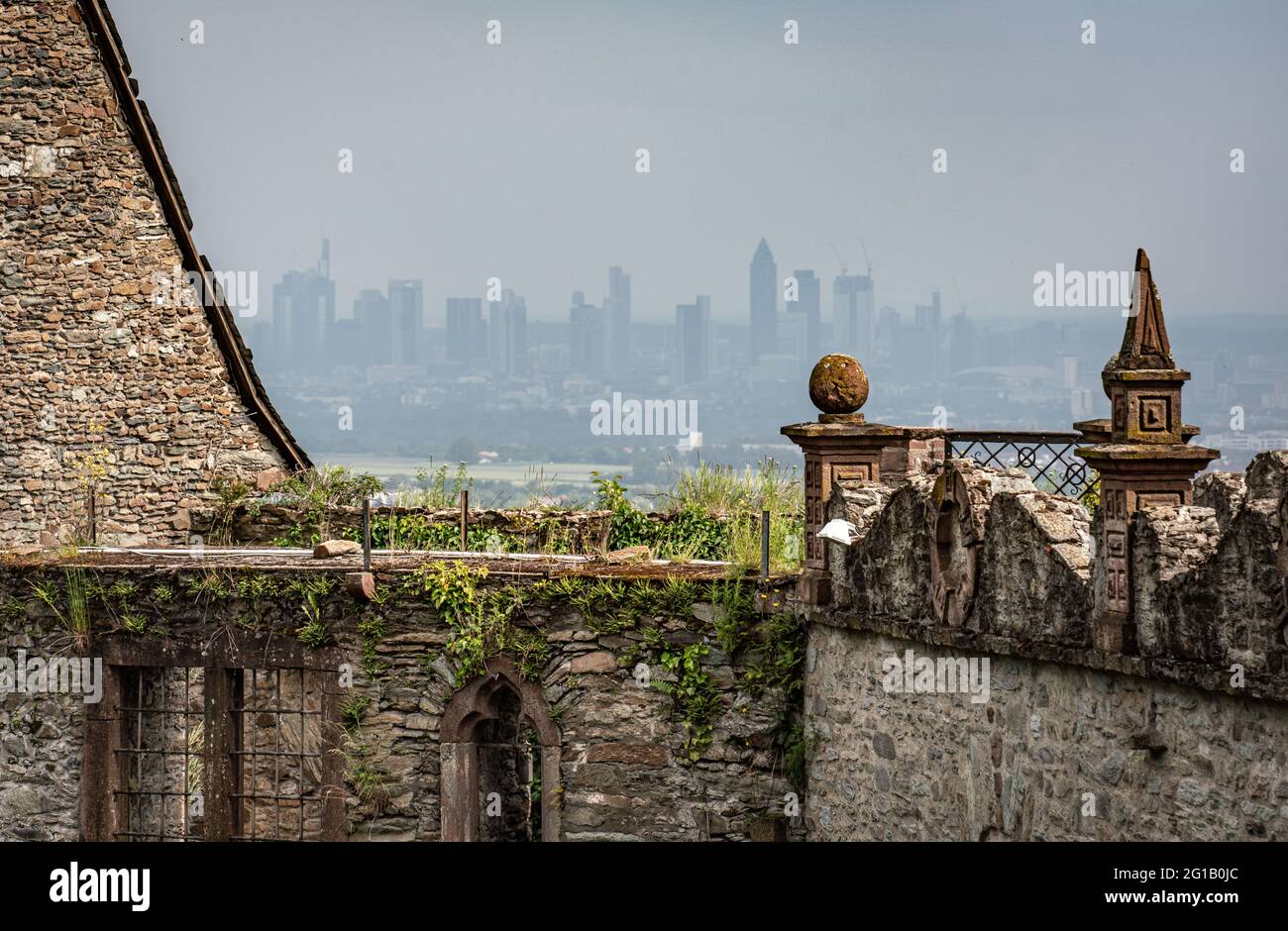 Kronberg castle hi-res stock photography and images - Alamy