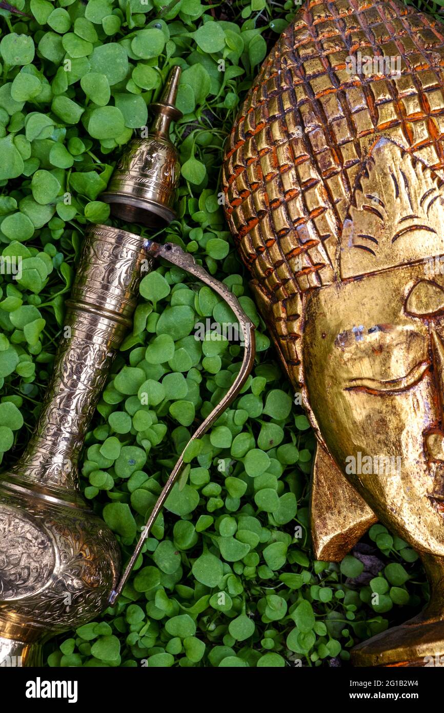 Magic lamp sculpture hi-res stock photography and images - Alamy