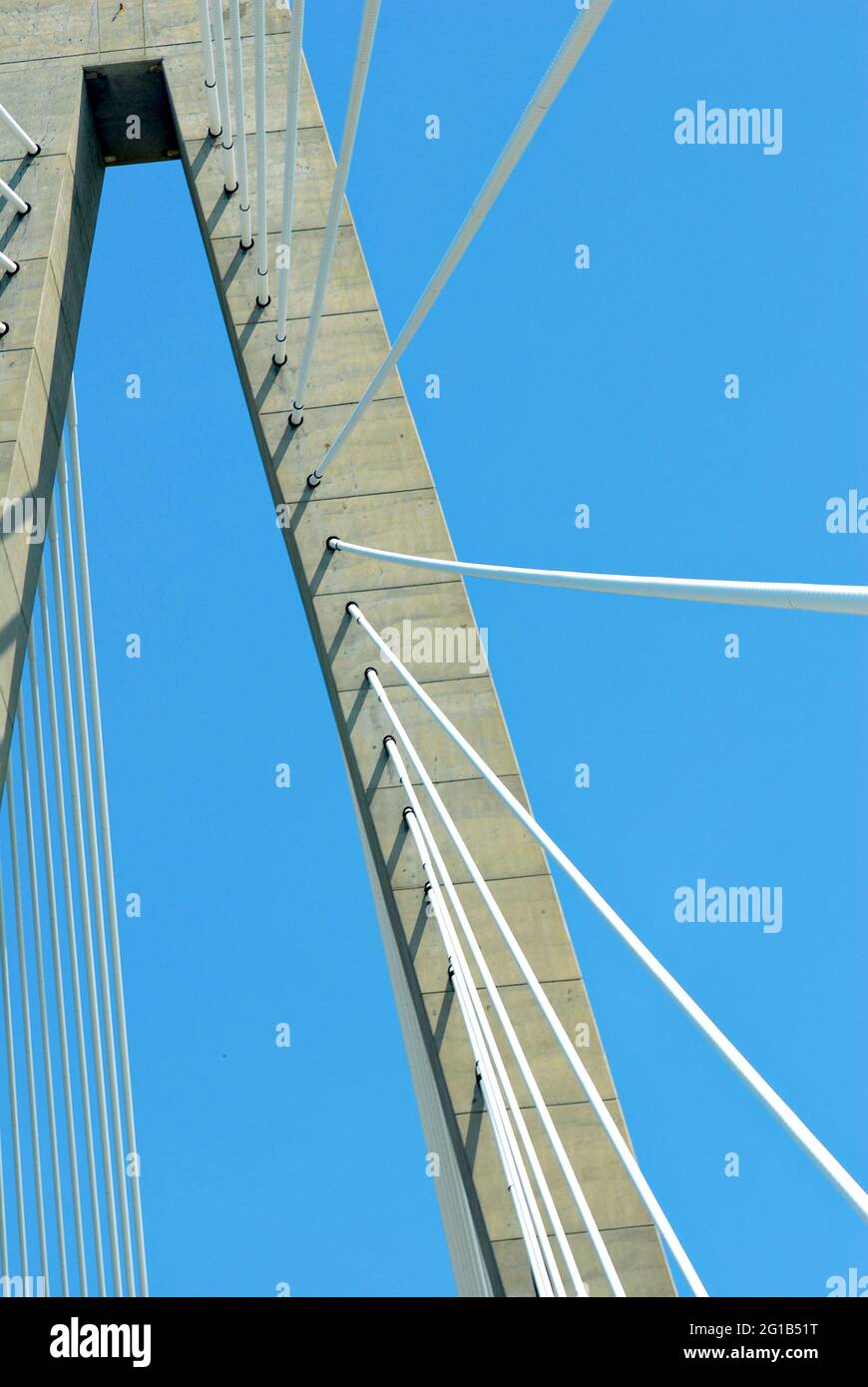 The cable-stayed Arthur Ravenel Jr. Bridge connecting downtown ...