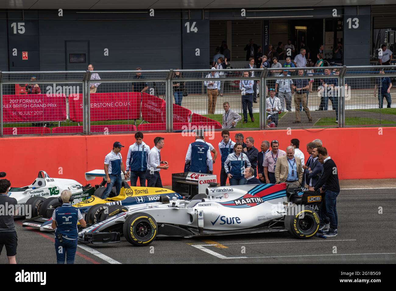 Frank Williams and Family joined on Grid by former drivers for the ...