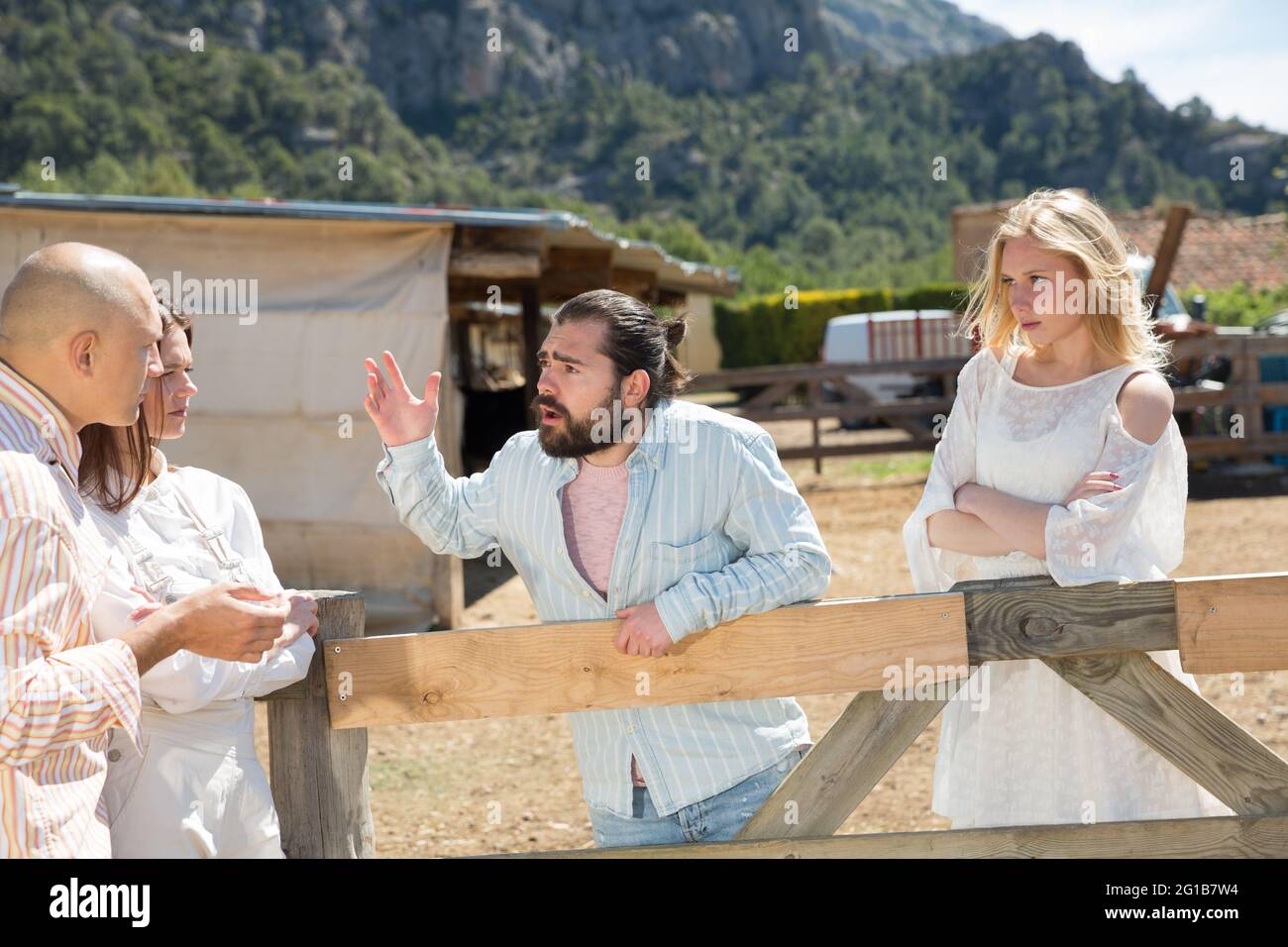 Neighbour talking hi-res stock photography and images - Alamy