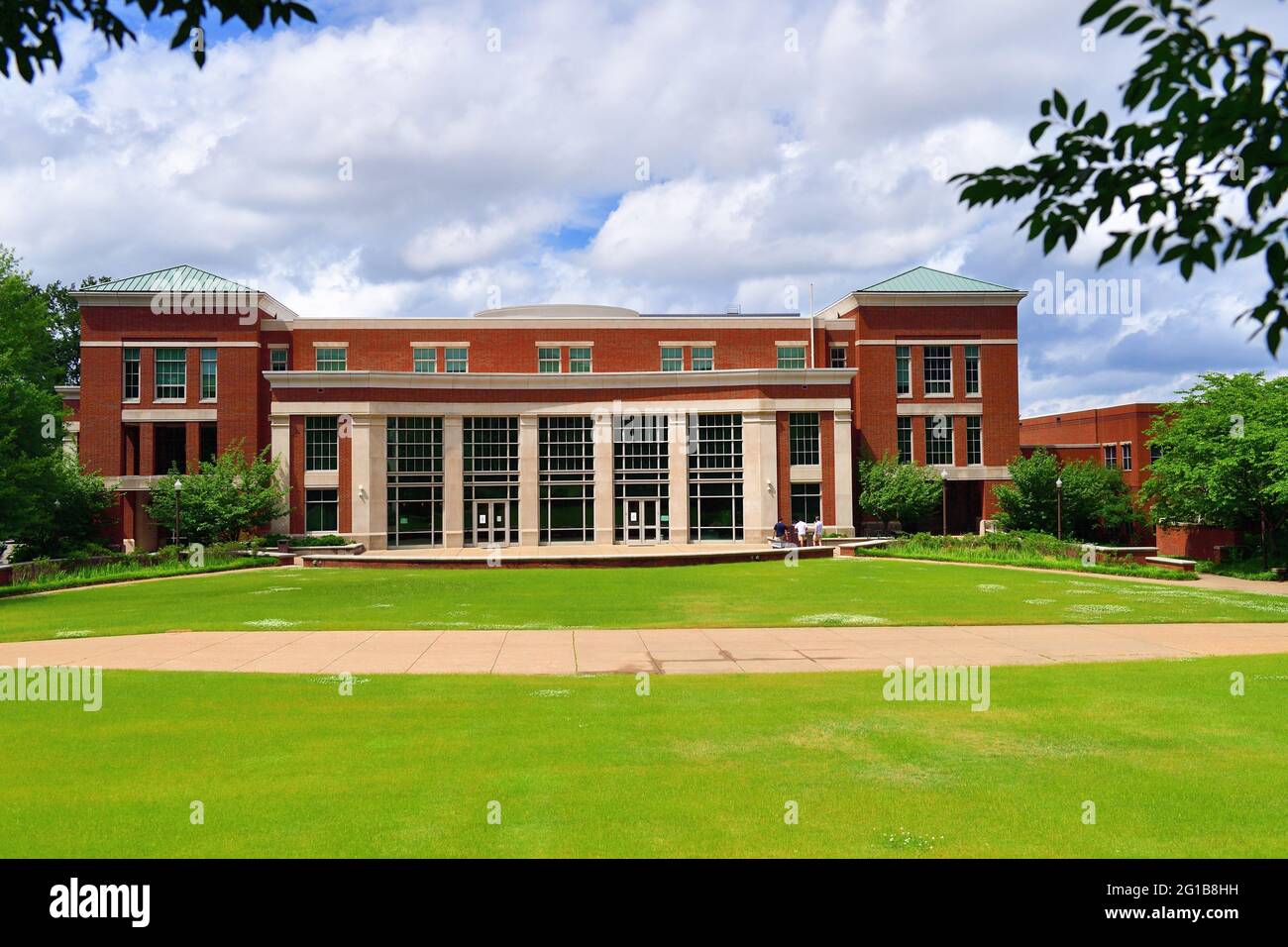 Nashville, Tennessee, USA. The Commons Center straddling the Ingram ...