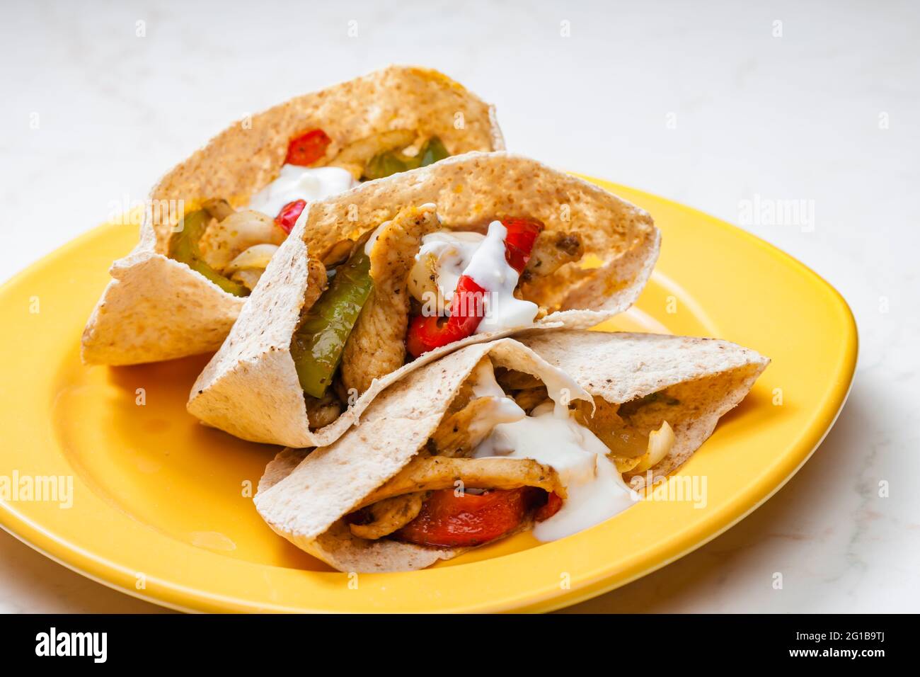 Wholemeal pitta bread hi-res stock photography and images - Alamy