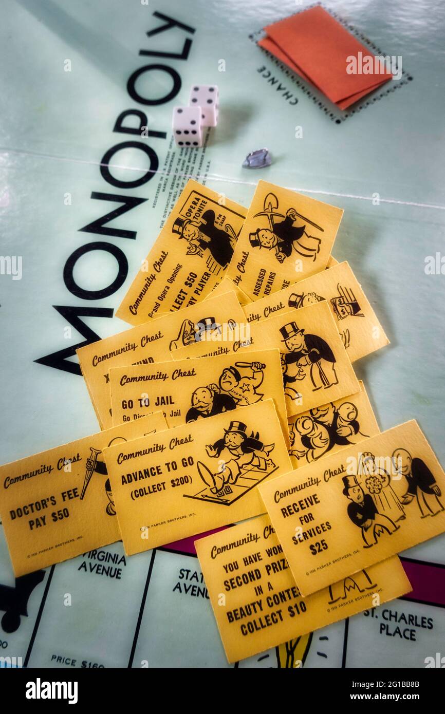 Old monopoly game hi-res stock photography and images - Alamy