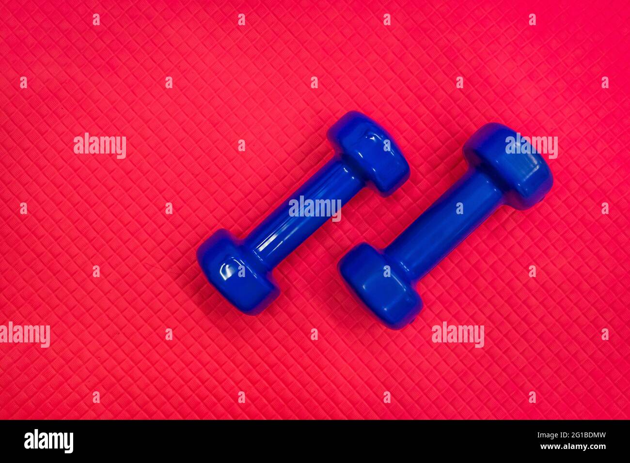 Red gym equipment hi-res stock photography and images - Alamy