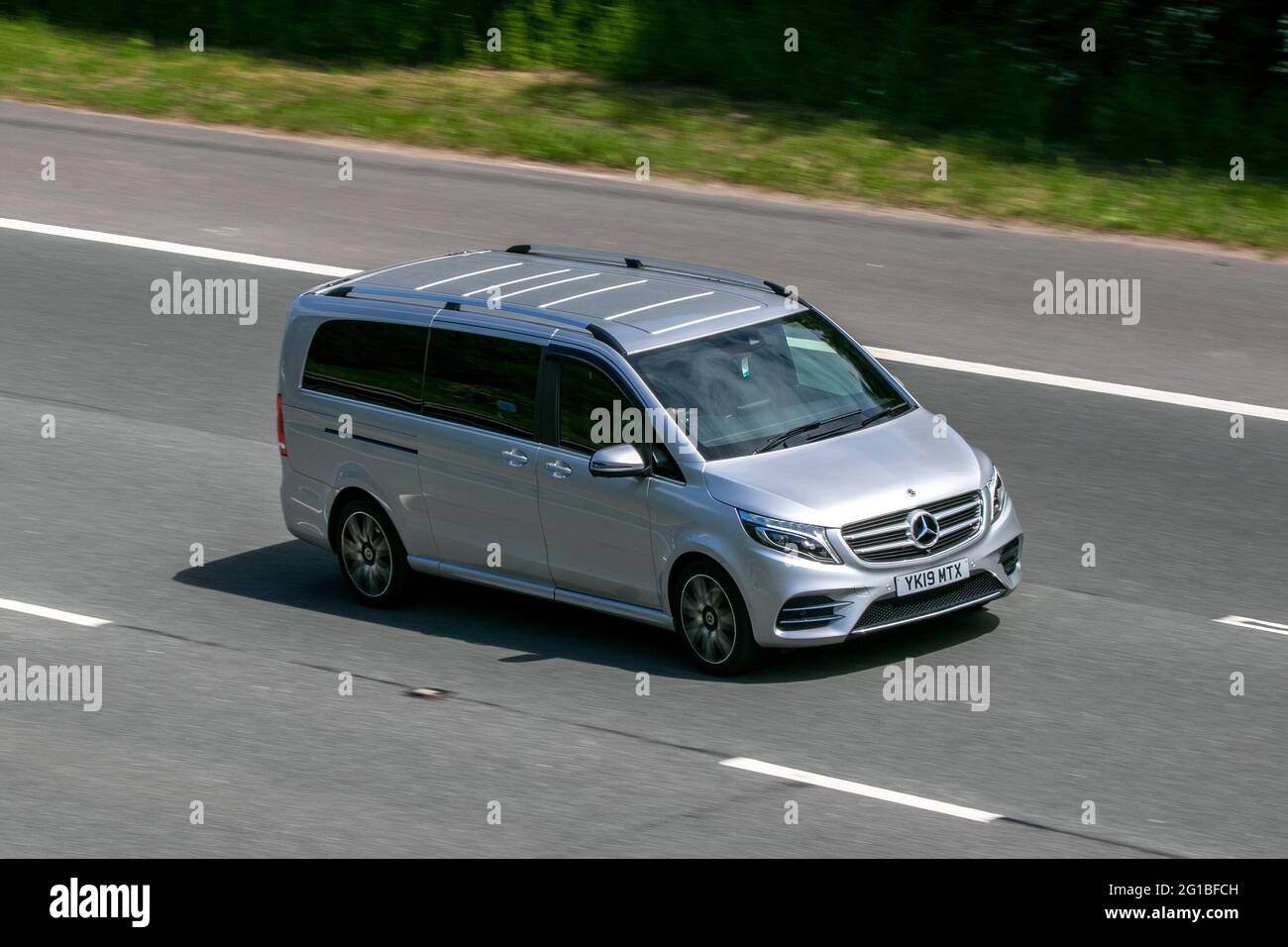 Mpv symbol hi-res stock photography and images - Alamy