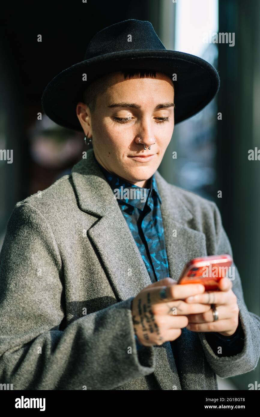 Androgynous person hi-res stock photography and images - Alamy