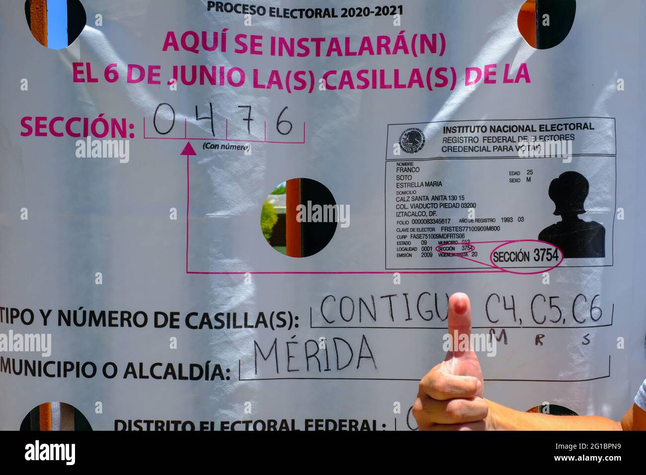 Ink finger voting hi-res stock photography and images - Alamy