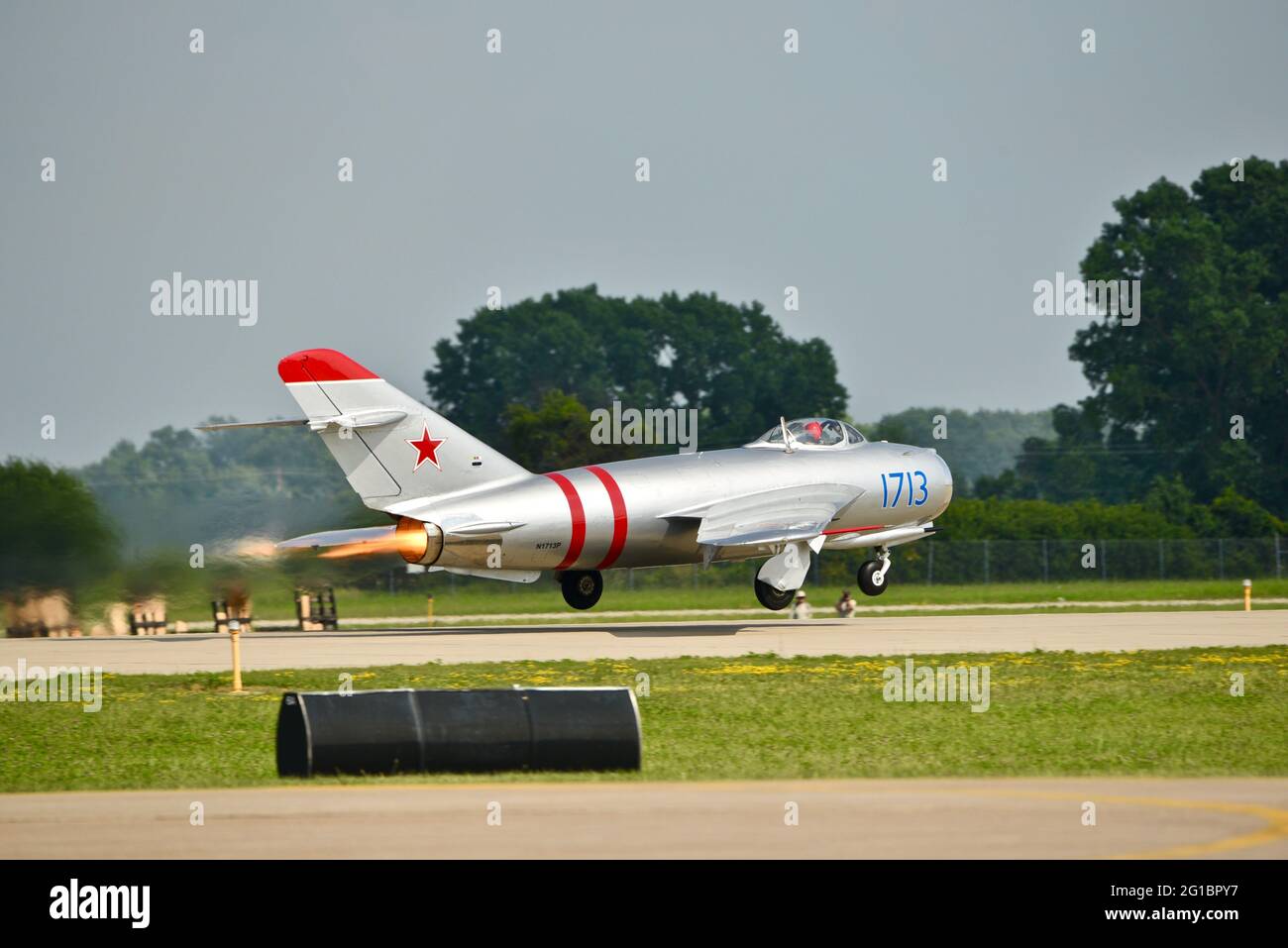 High subsonic fighter aircraft hi-res stock photography and images - Alamy