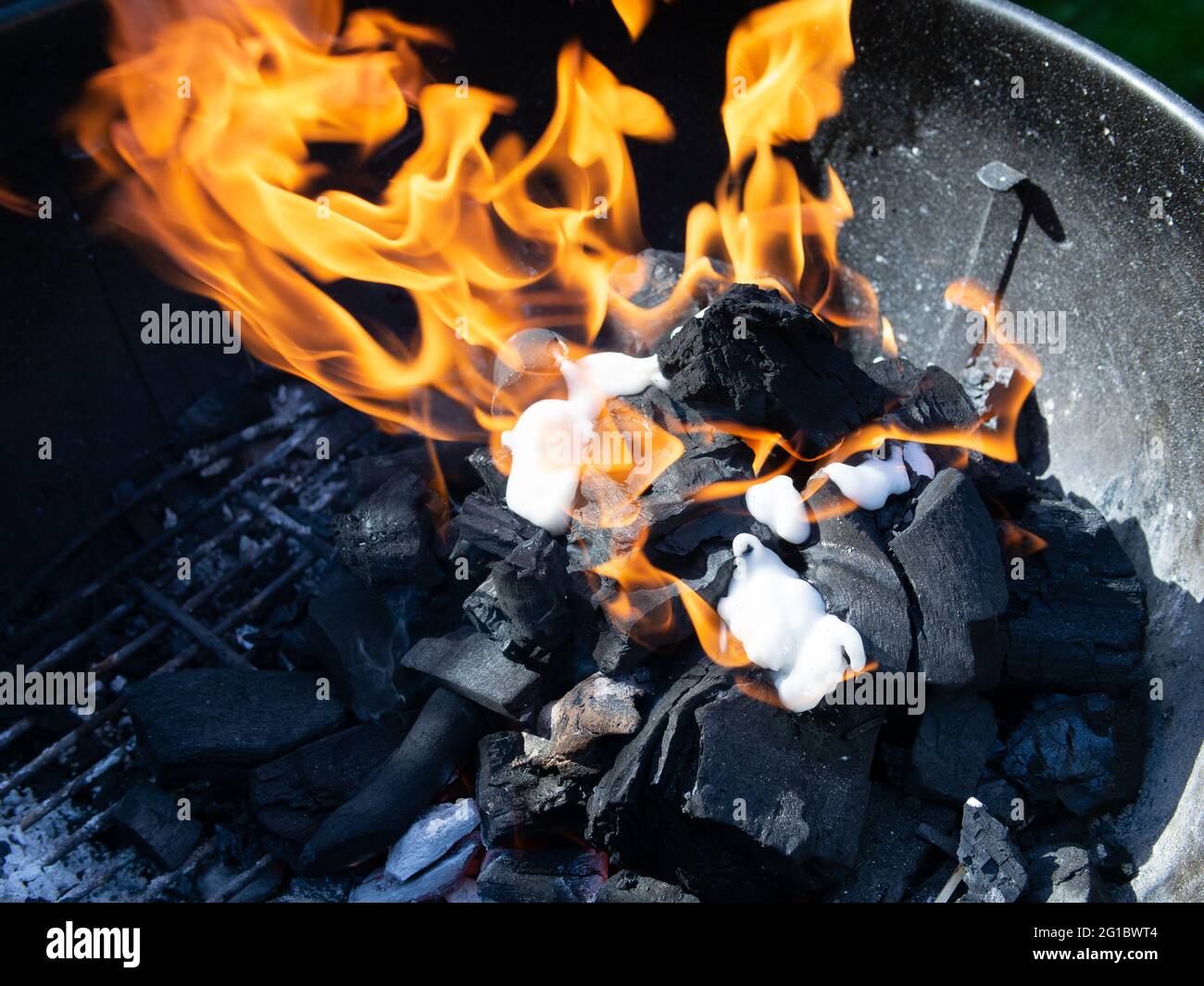 Lapping flames hi-res stock photography and images - Alamy