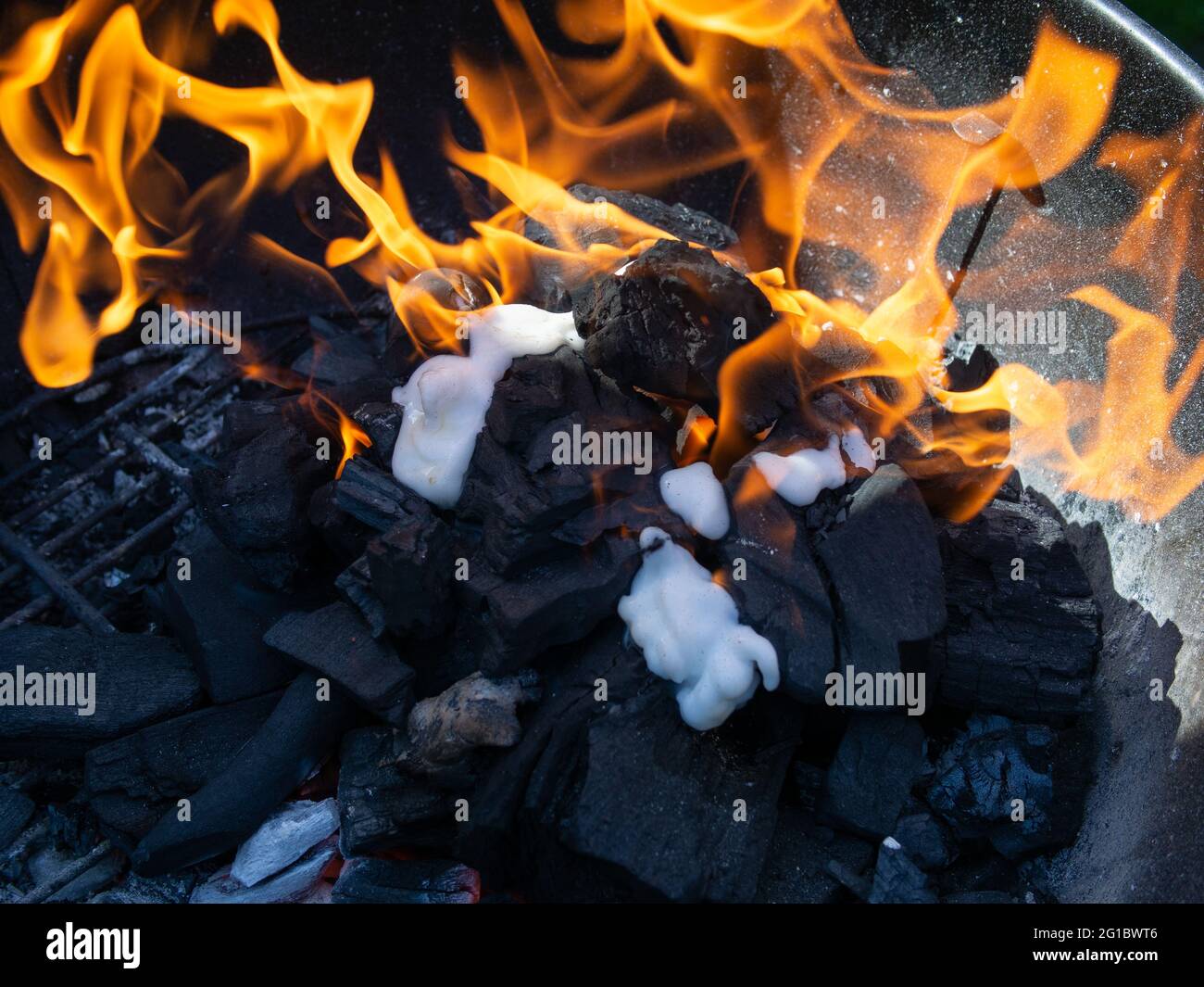 Lapping flames hi-res stock photography and images - Alamy