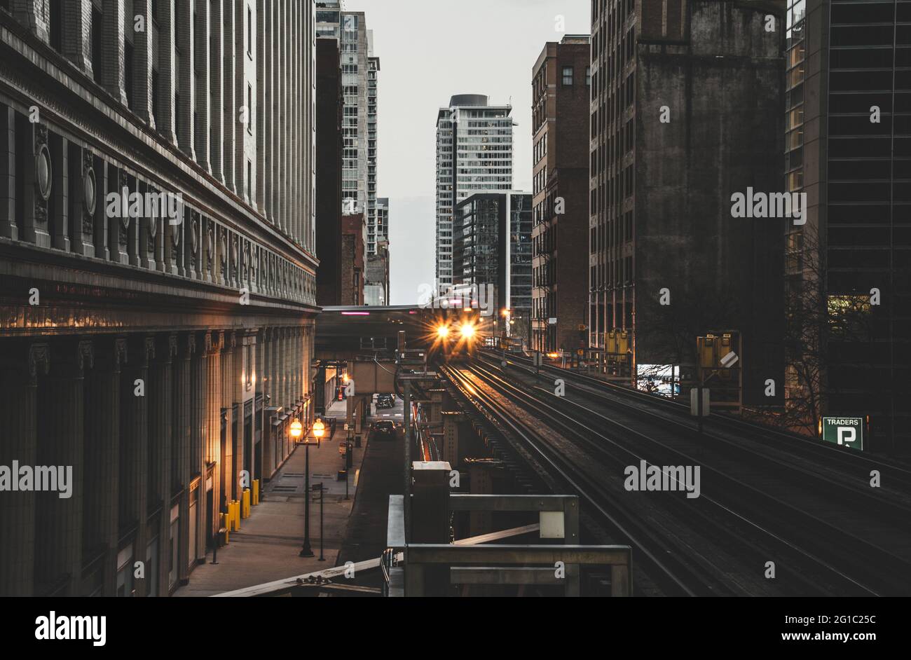 Train subway at night, Chicago, Vintage cityscape of Chicago skyline ...