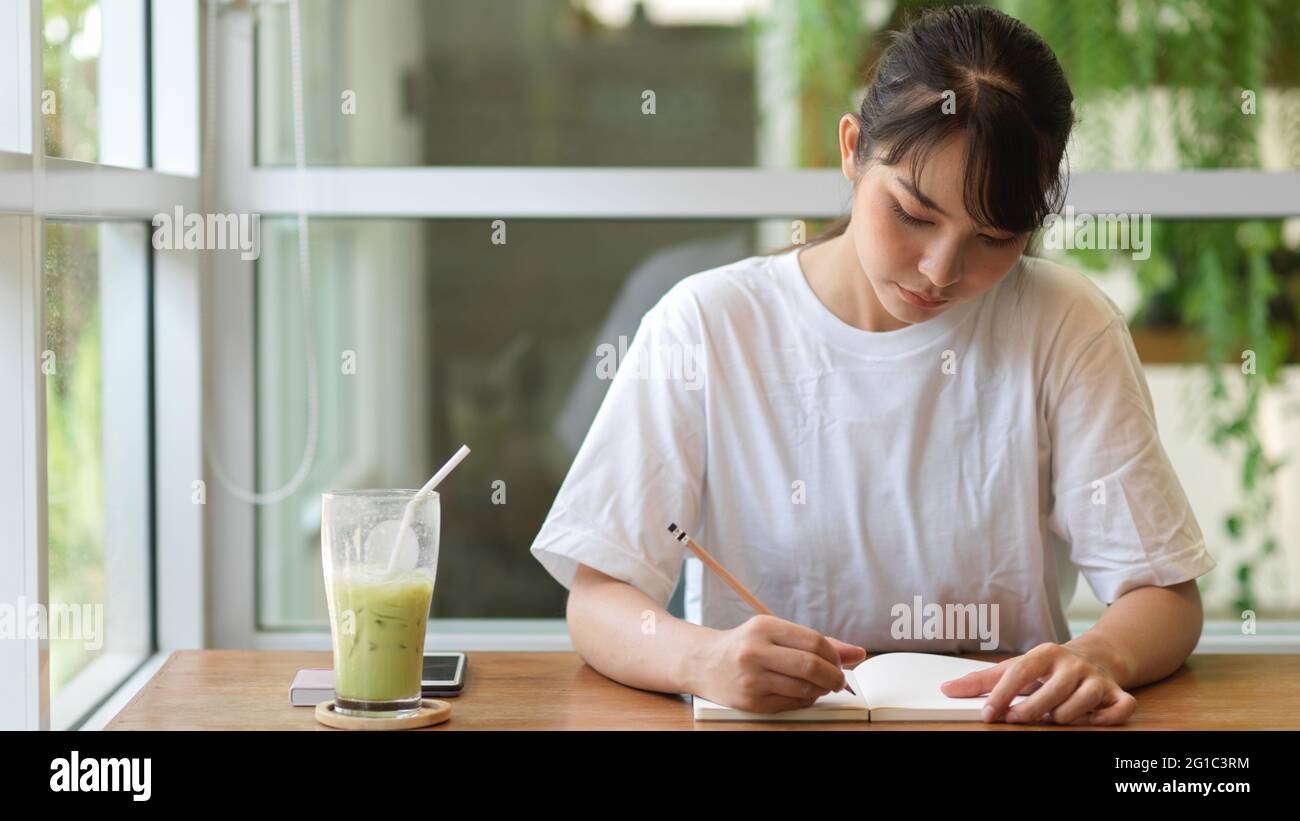 Teenager diary handwriting hi-res stock photography and images - Alamy