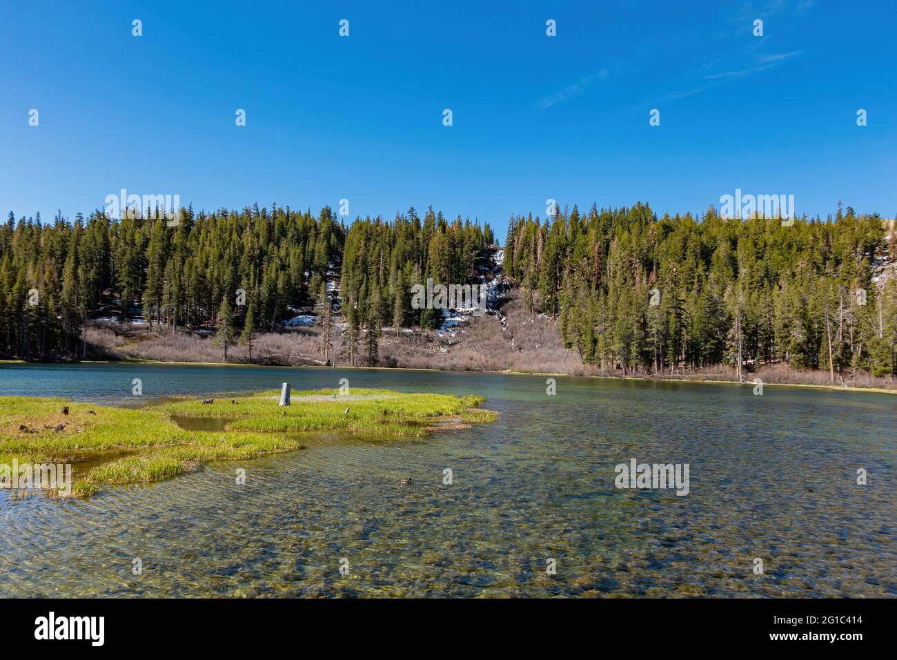Twin lake hi-res stock photography and images - Alamy