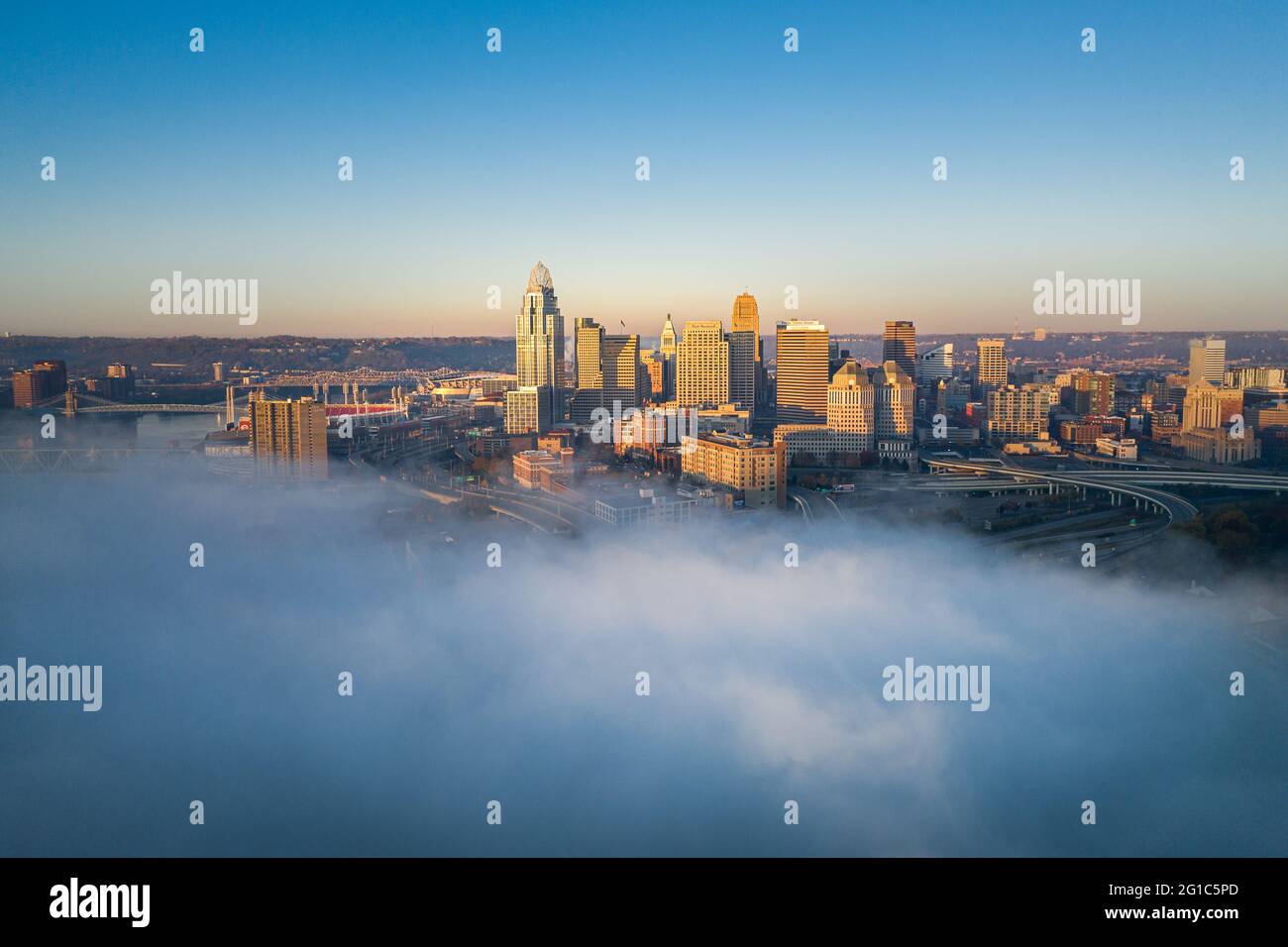 Cincinnati fog hi-res stock photography and images - Alamy