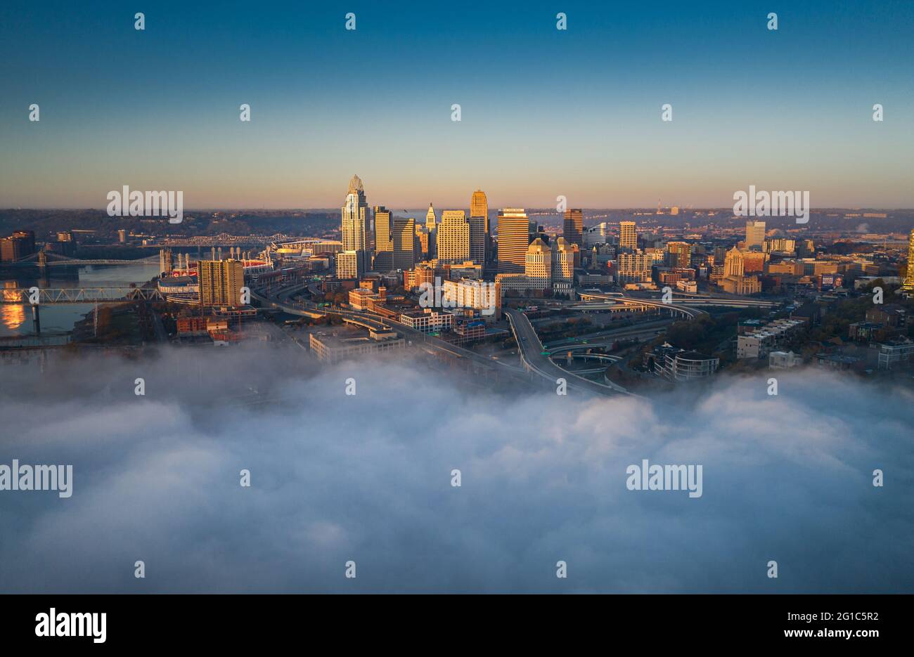 Cincinnati fog hi-res stock photography and images - Alamy