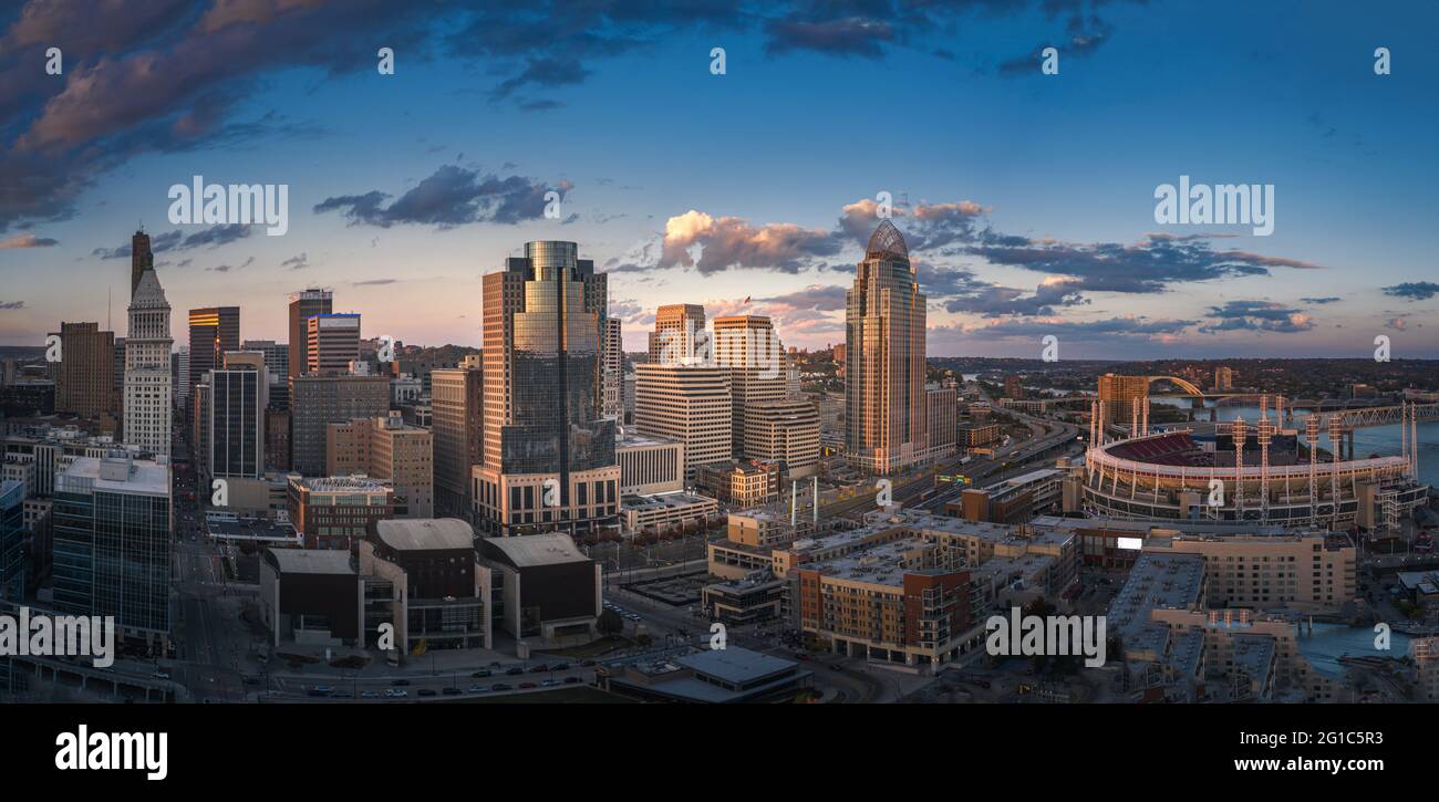 Cincinnati aerial hi-res stock photography and images - Alamy