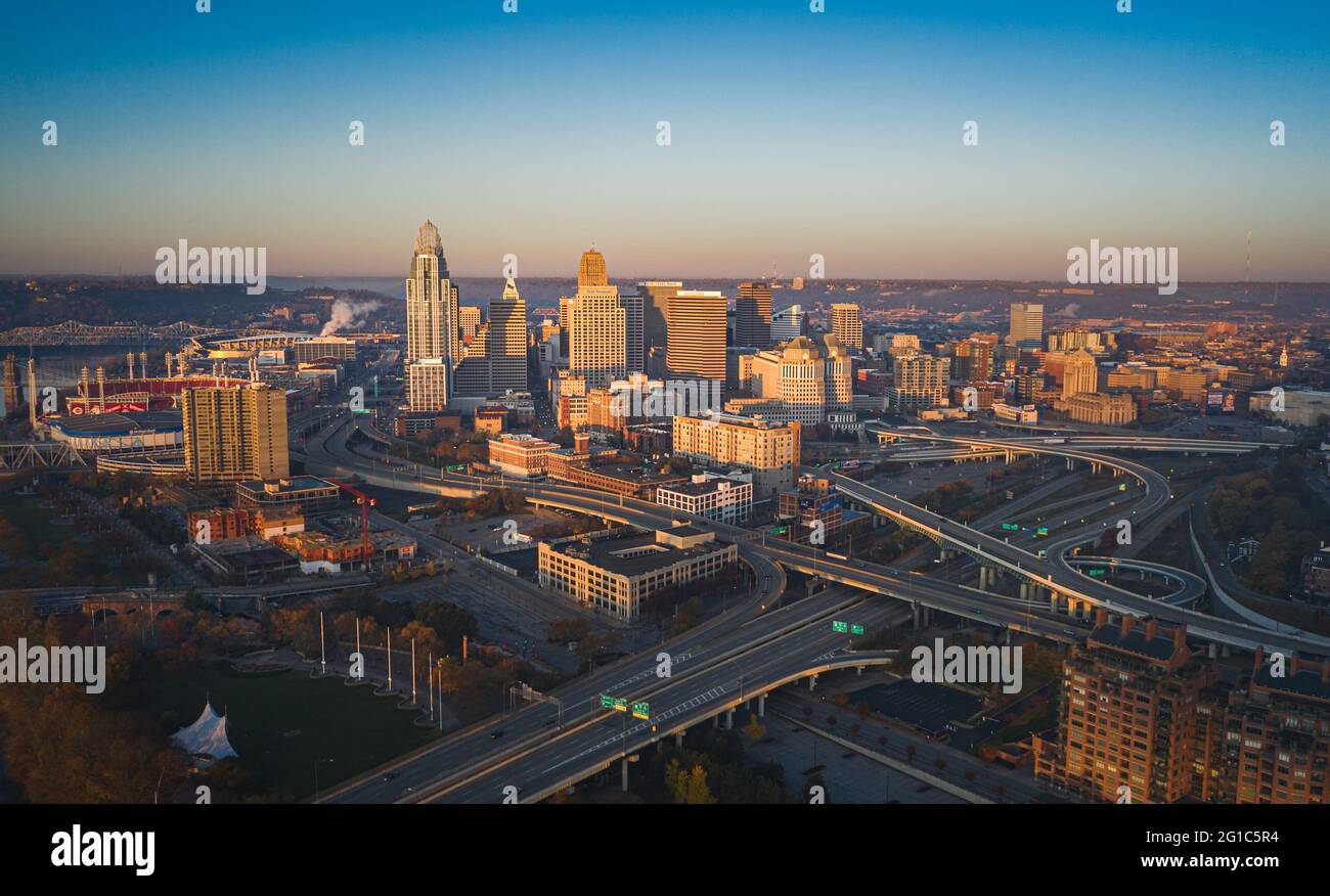 Cincinnati downtown aerial view, Ohio, USA skyline Stock Photo - Alamy