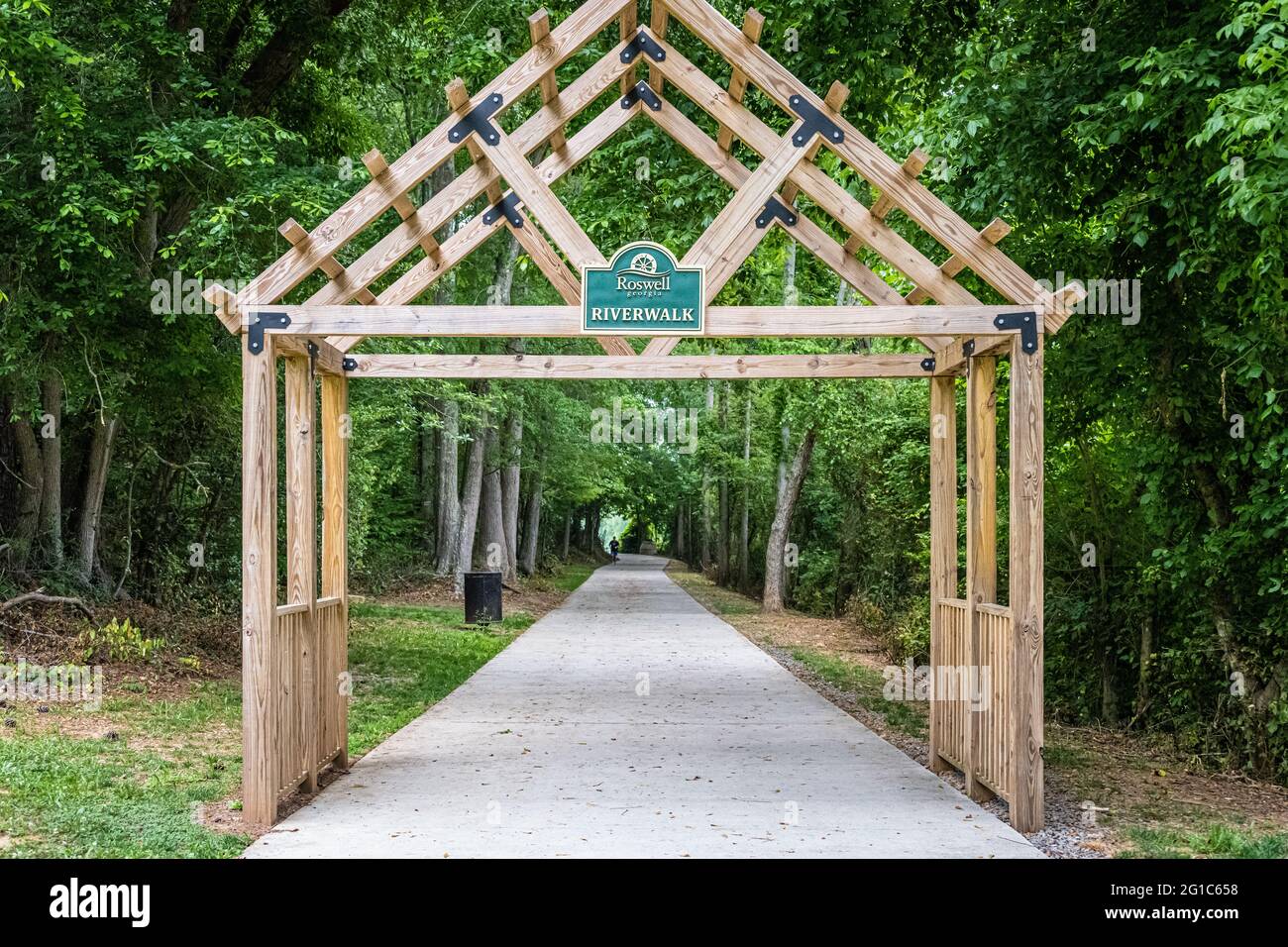 Willeo Park entrance to the Roswell, Georgia, Riverwalk along the ...