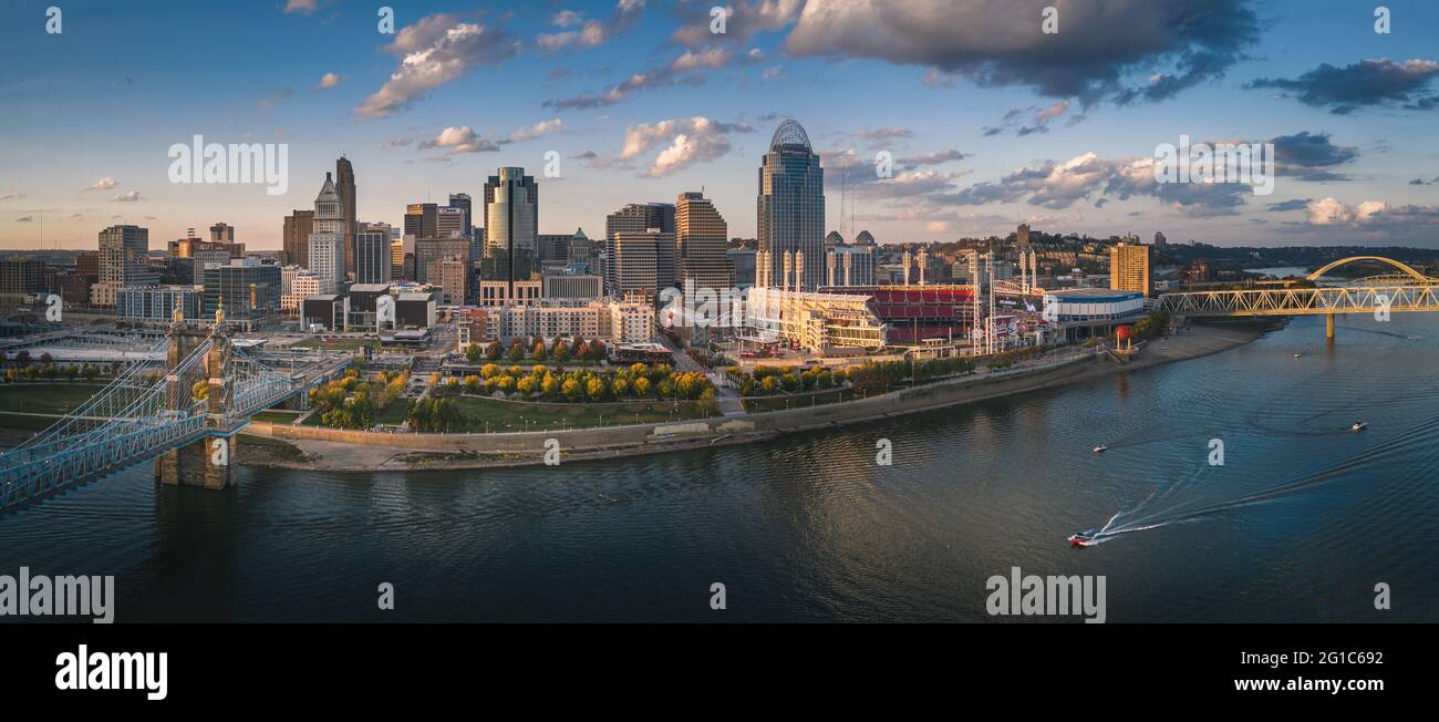 Cincinnati downtown aerial view, Ohio, USA skyline Stock Photo - Alamy