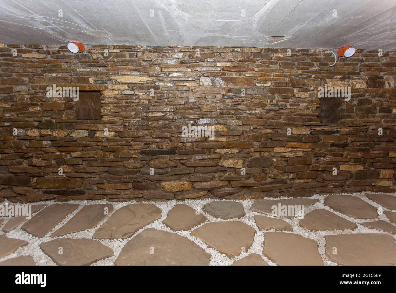 Cement basement hi-res stock photography and images - Alamy